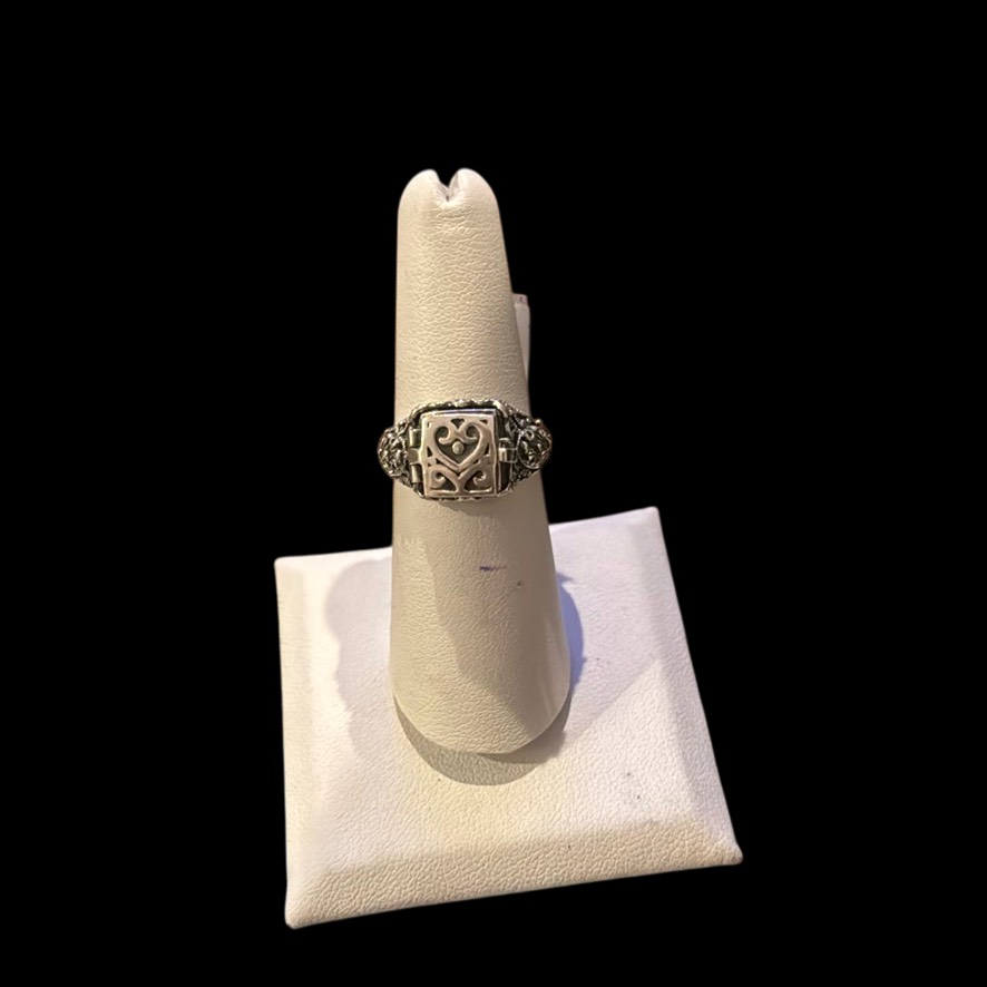 RI454 Sterling Prayer Box Ring Size 7