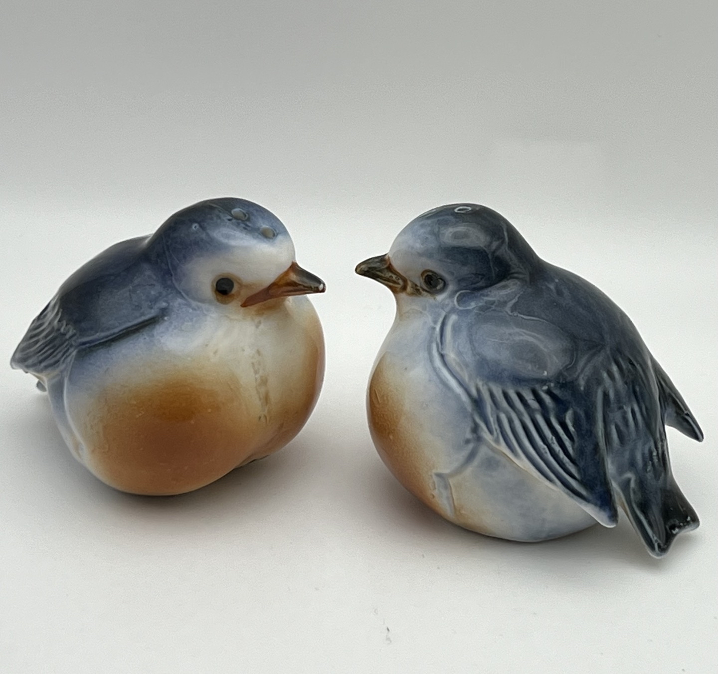 Vintage Ceramic Fat Bird Robin Salt & Pepper Shakers