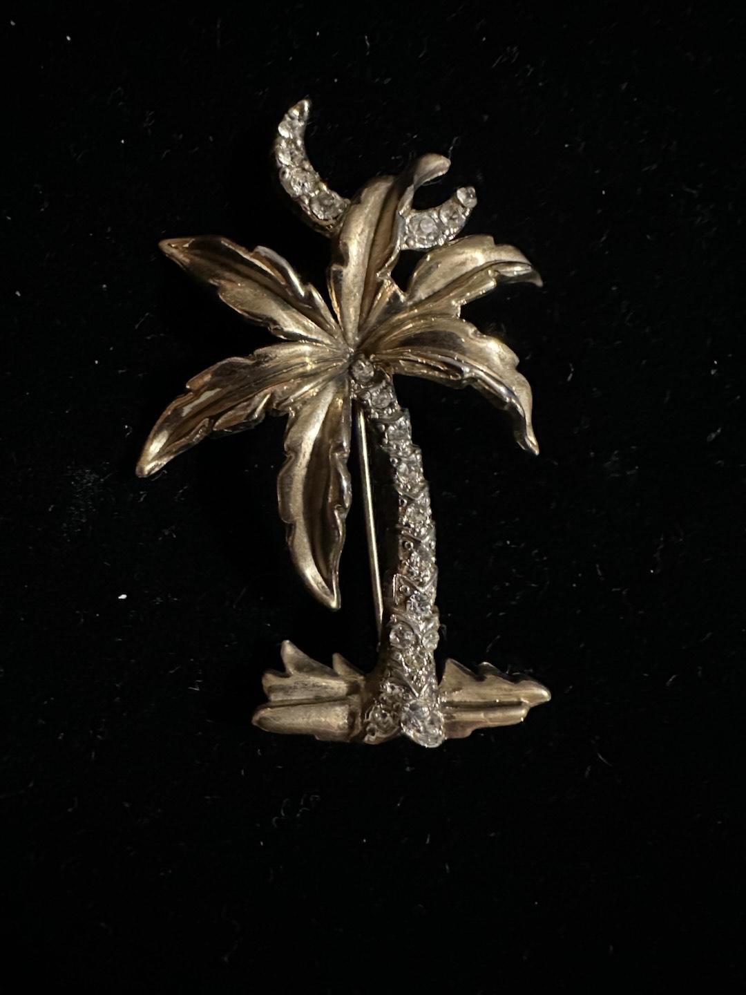 Vintage Trifari Palm Tree Brooch Gold tone w/ Rhinestones