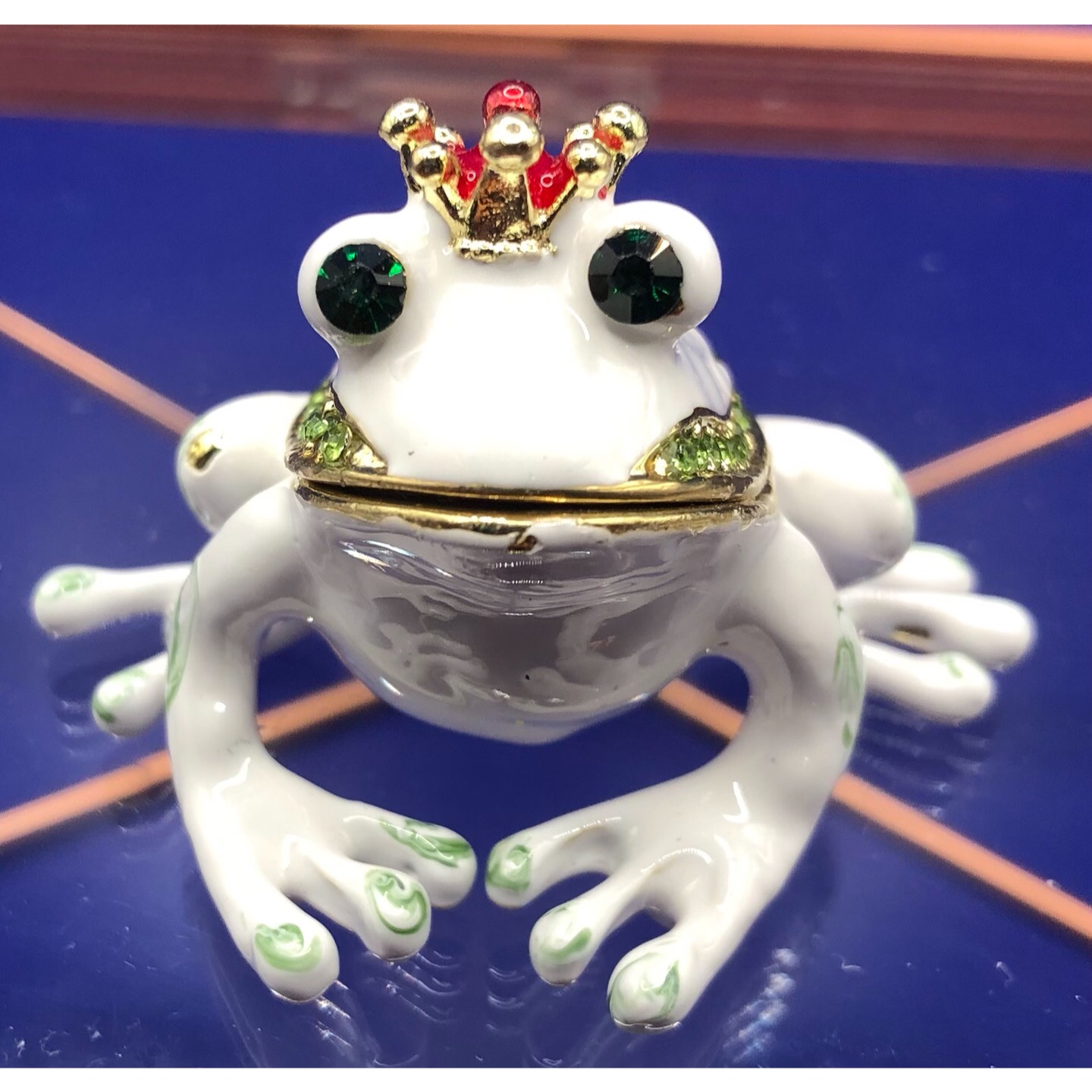 New old stock be jeweled White Frog trinket box