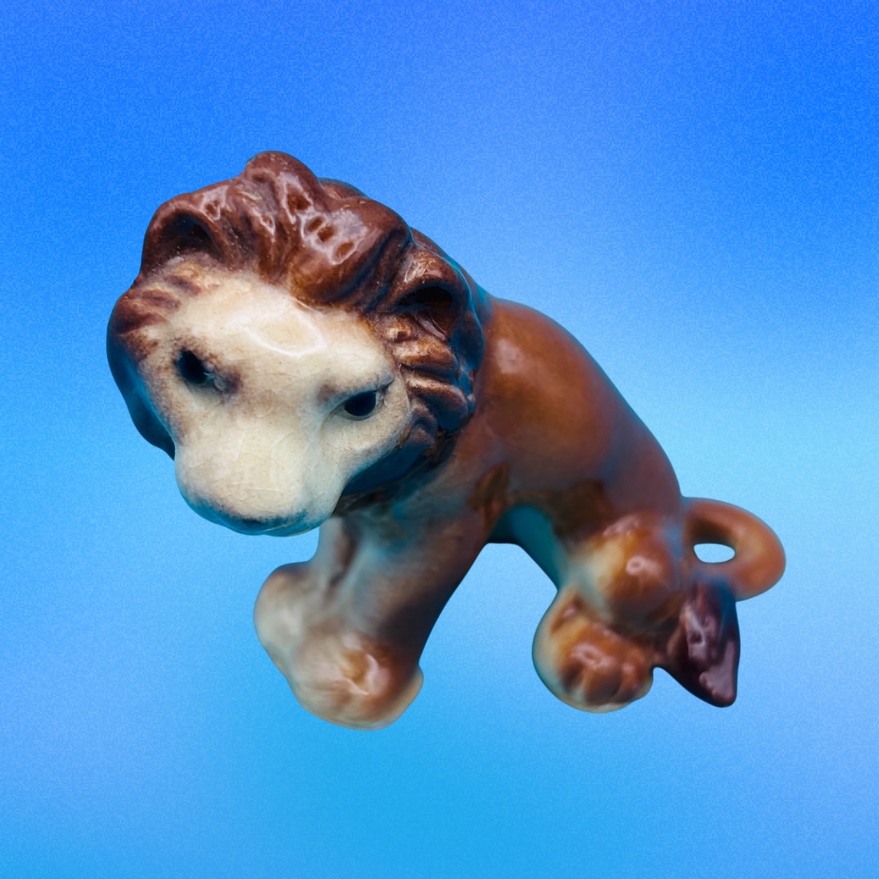 Vintage Ceramic Lion Figurine – Mid-Century Glazed Pottery Animal By Wade