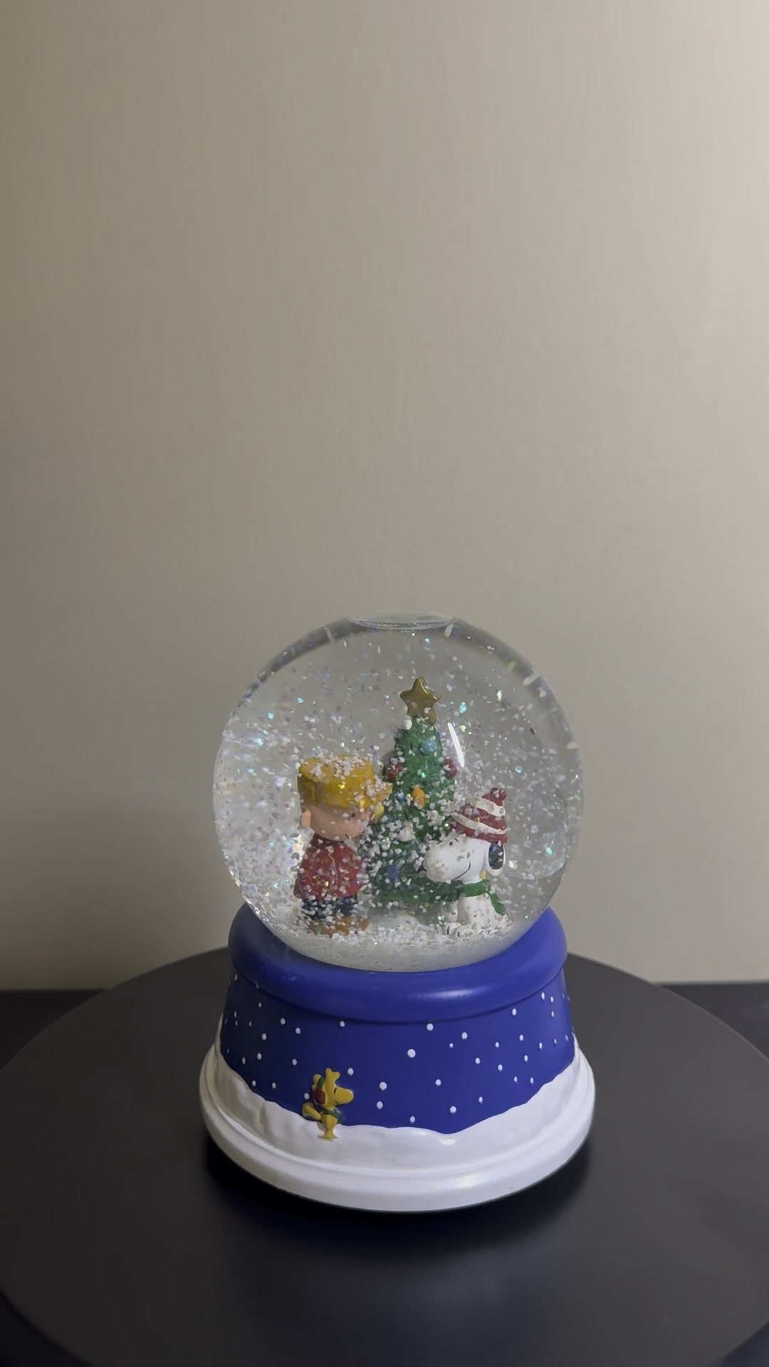 Hallmark PEANUTS Christmas 50th Anniversary Musical Snow Globe Charlie ...