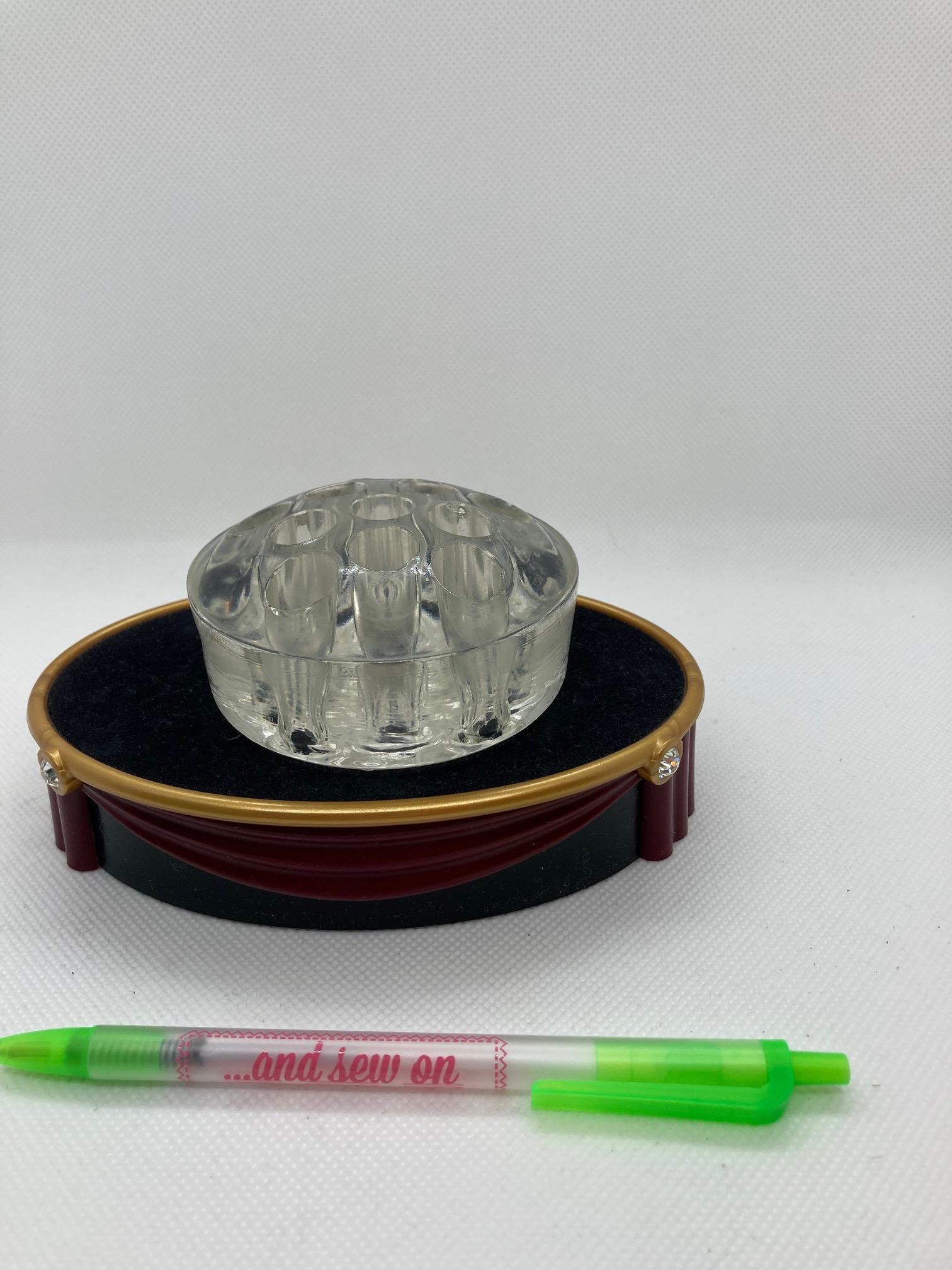 #5 - 11 hole clear frog/paperweight