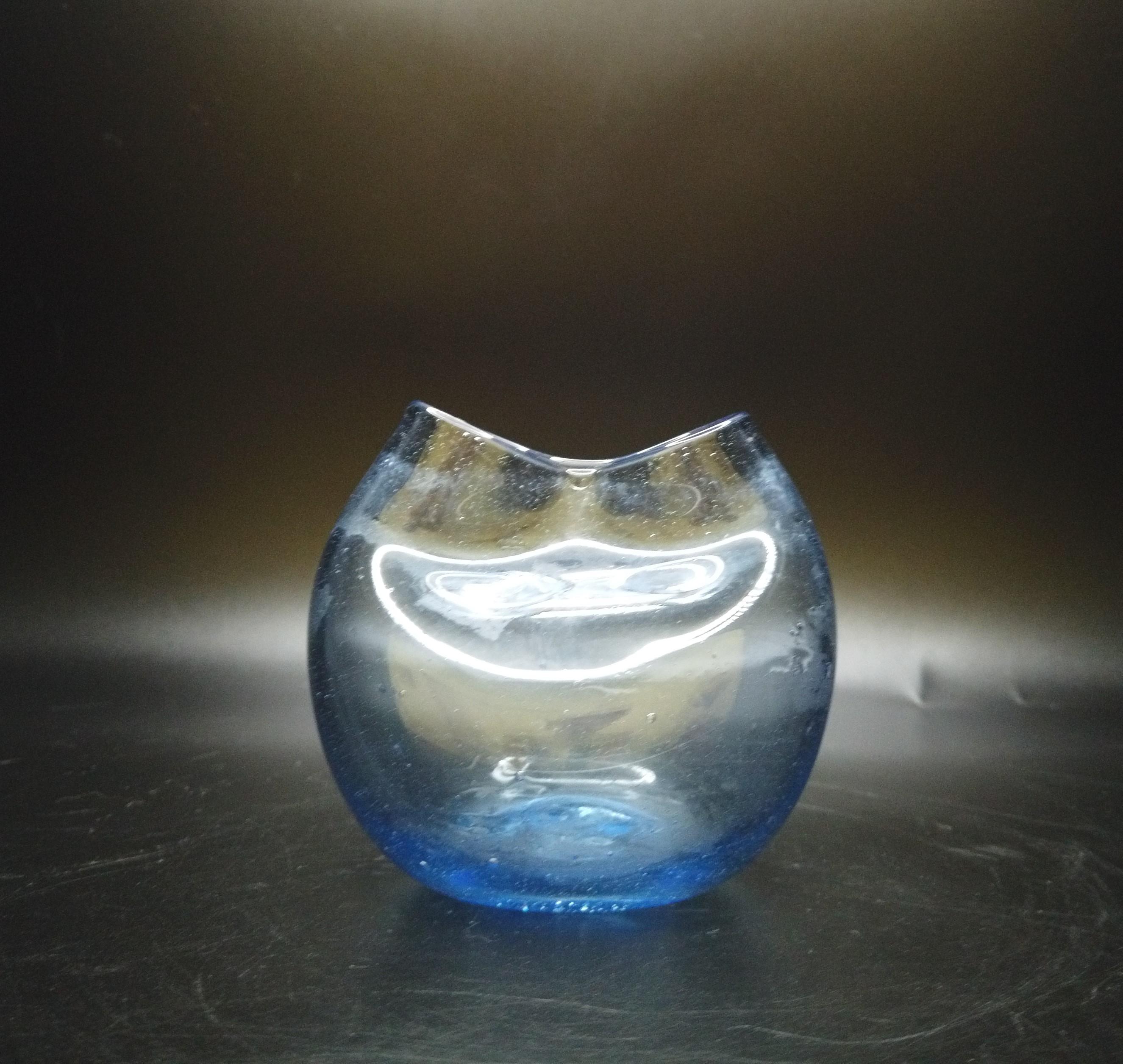Blenko Hand Blown Small Pinched Glass; Blue 4" Tall 4" Wide