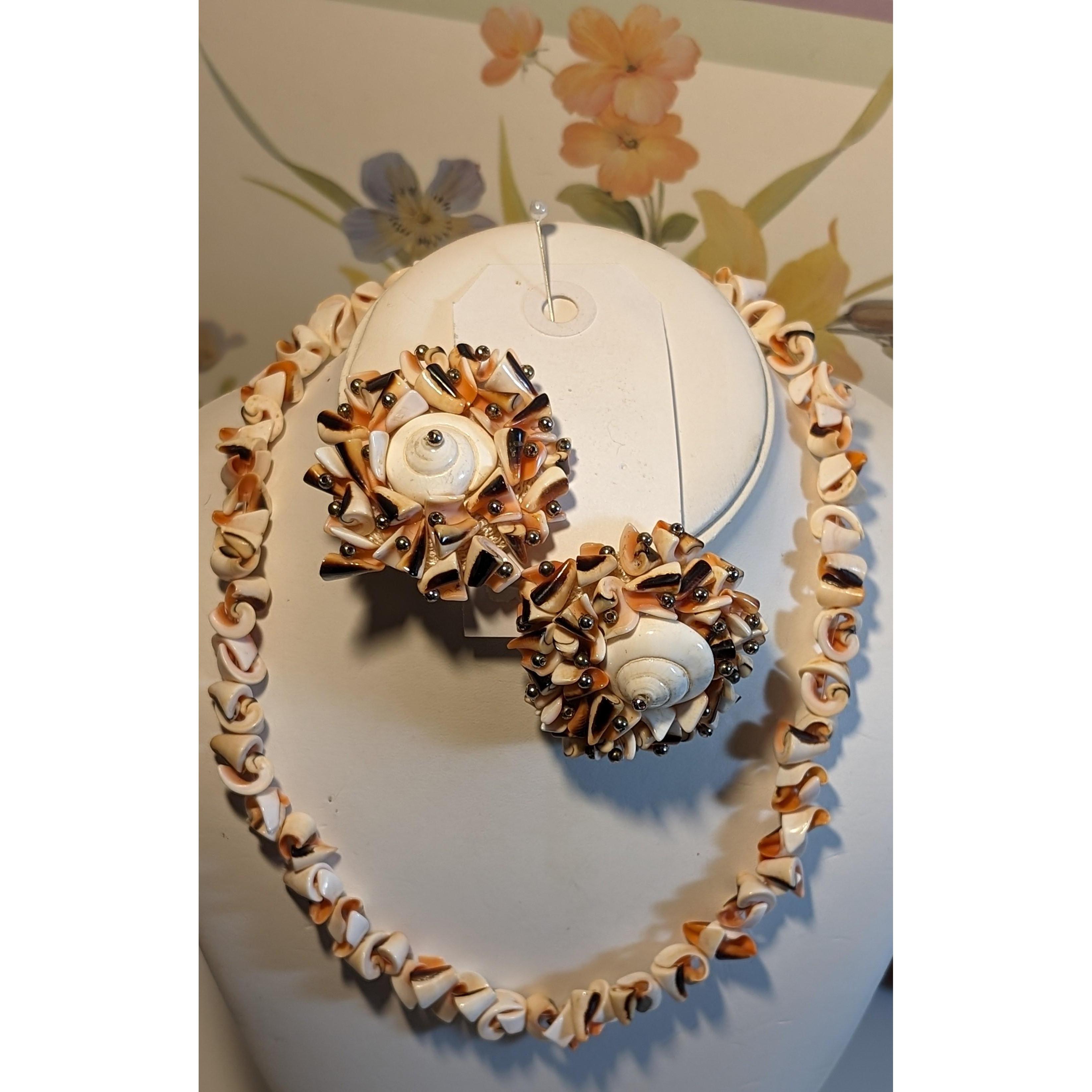 Vintage Hawaiian Shell Necklace and Clip-On Earrings Set