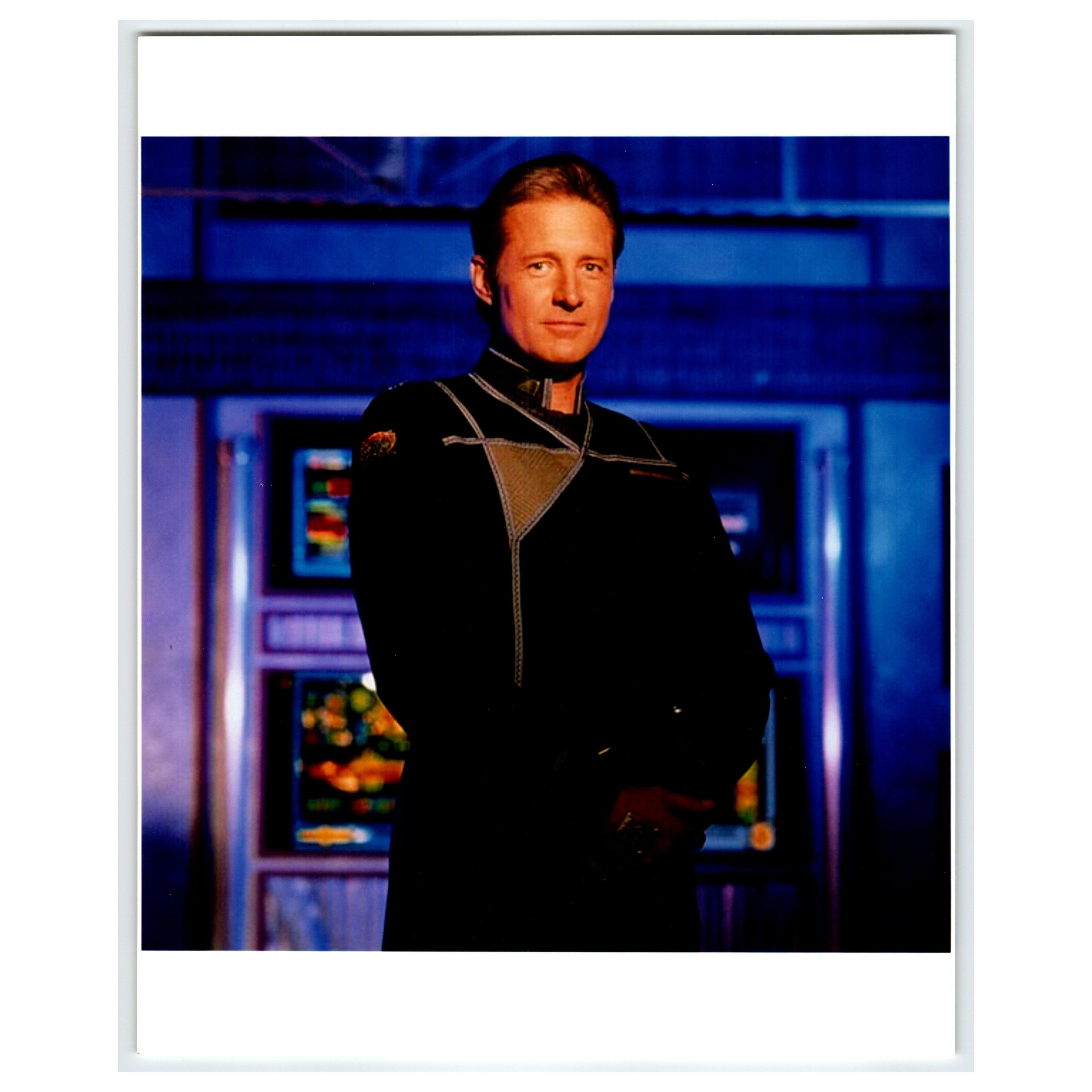 Babylon 5 Captain Bruce Boxleitner John Sheridan 1998 Original Photo 8" x 10"