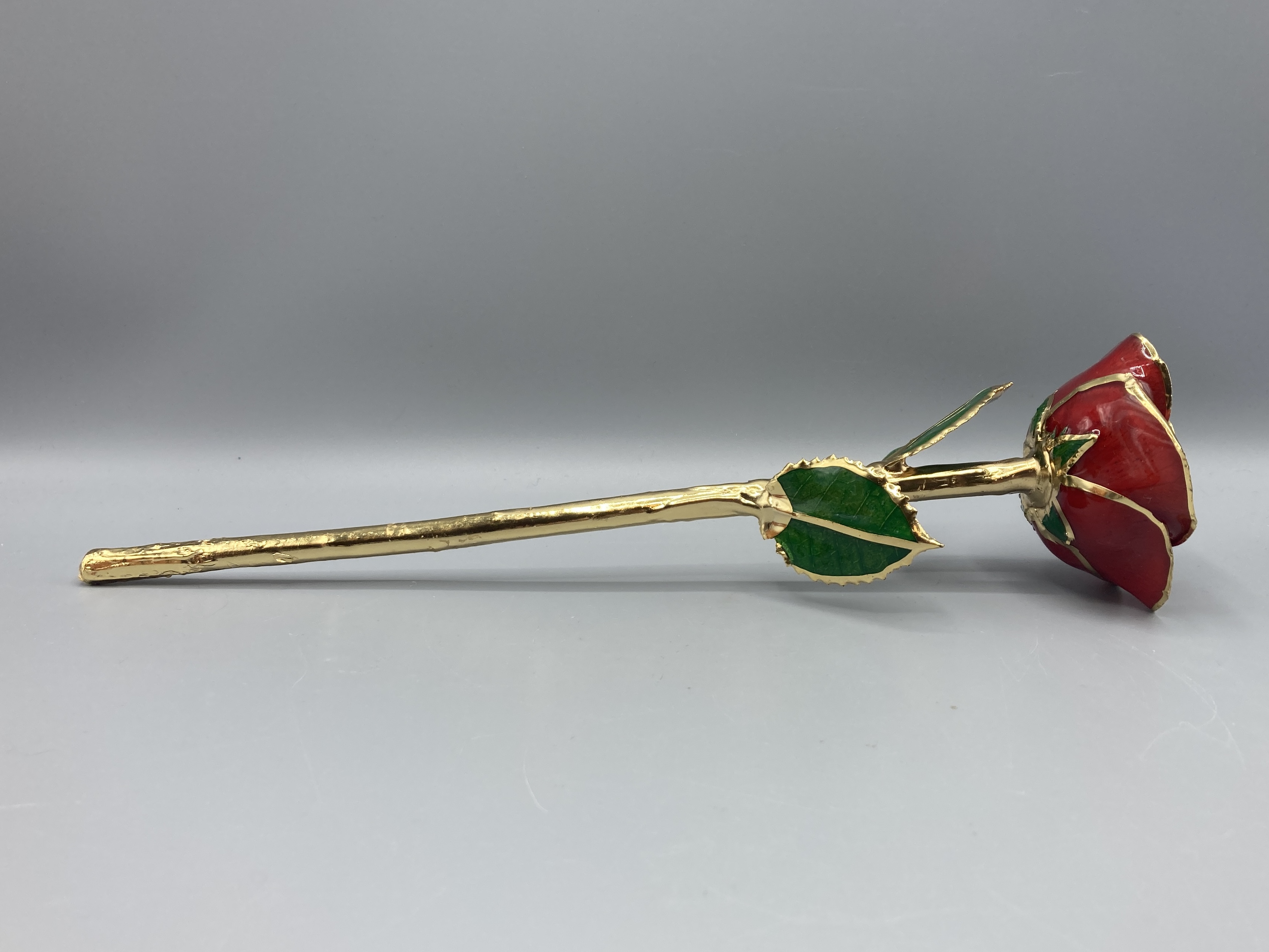 Living Gold Real Red Rose Lacquered & Trimmed in 24K Yellow Gold
