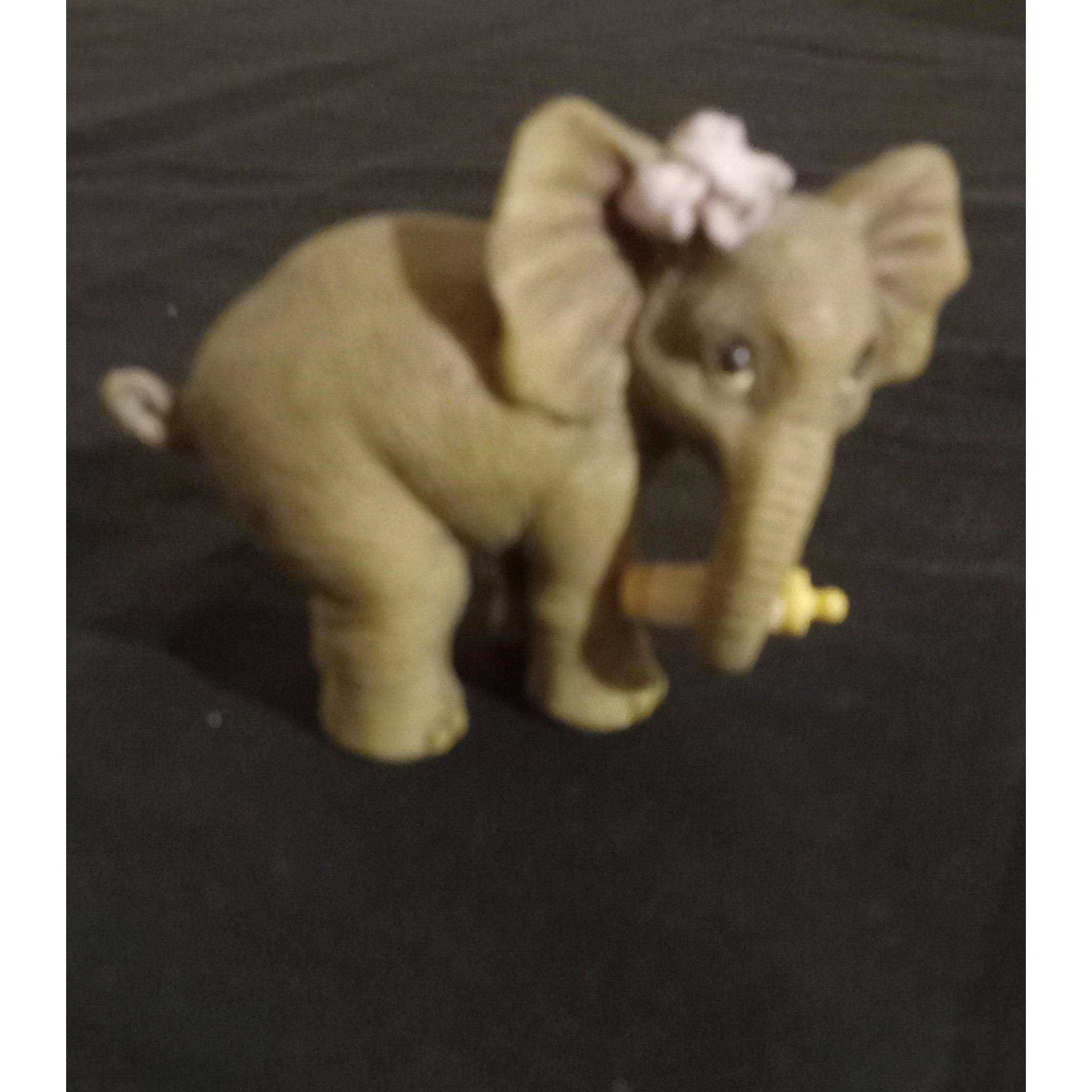 ©1996 Hamilton Collection Elephant Figurines (9-2/5B)
