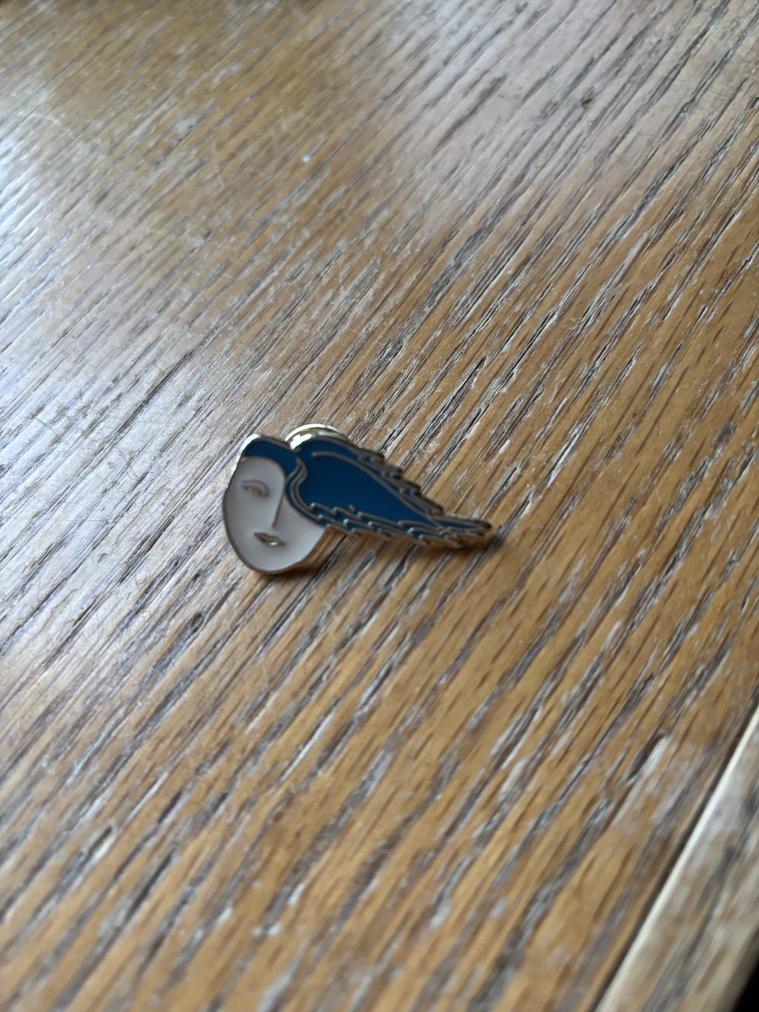 UNIQUE ENAMEL PIN - WOMAN’S FACE DESIGN