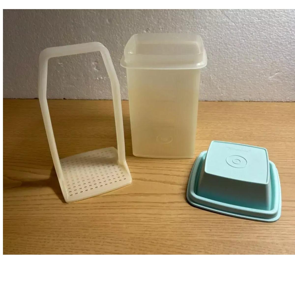 Vintage Tupperware Pickle Keeper Teal Blue Pick a Deli # 1330-5 Olives