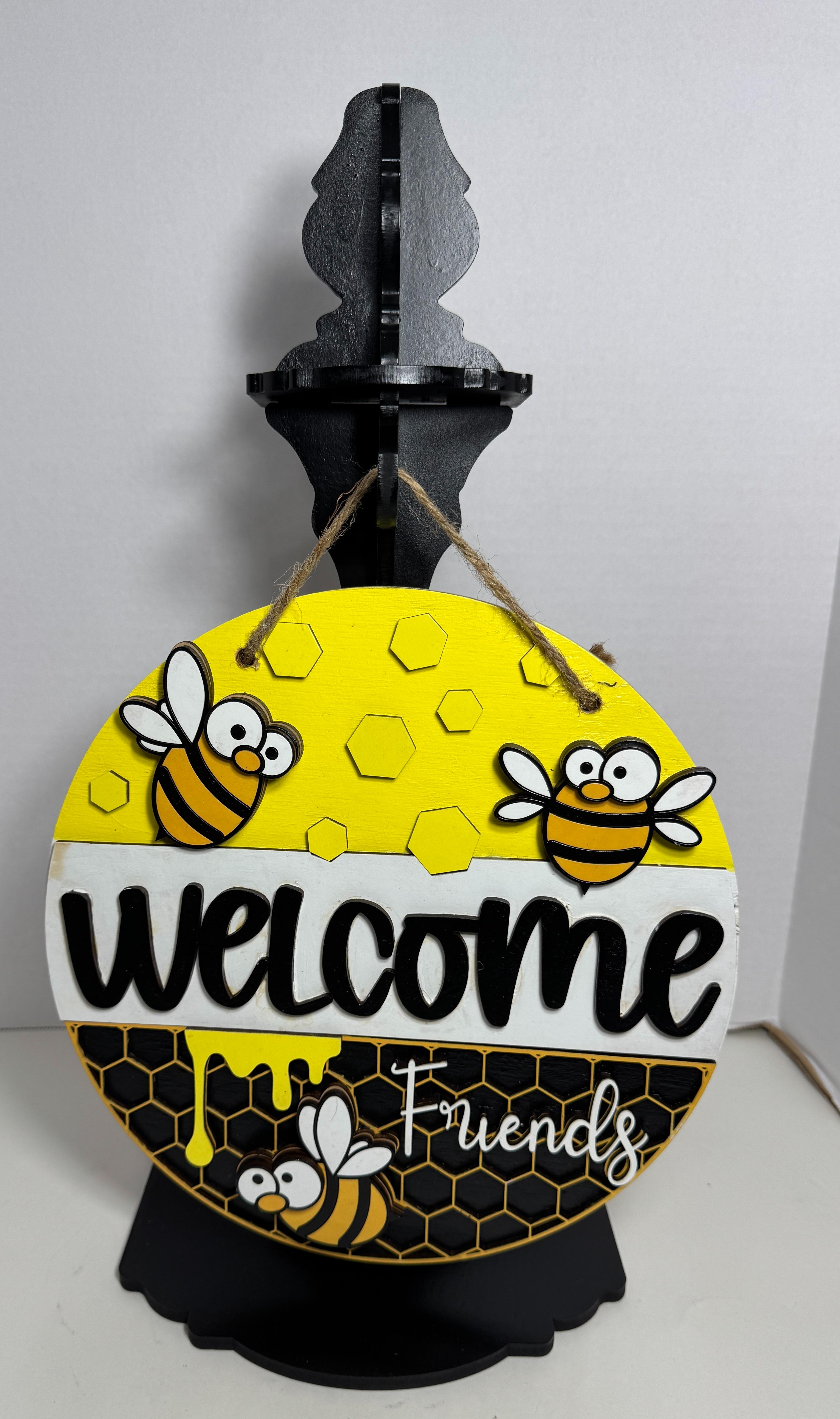 Bee Welcome Sign | 10 Inch Sign | Hand Painted | Wood Sign