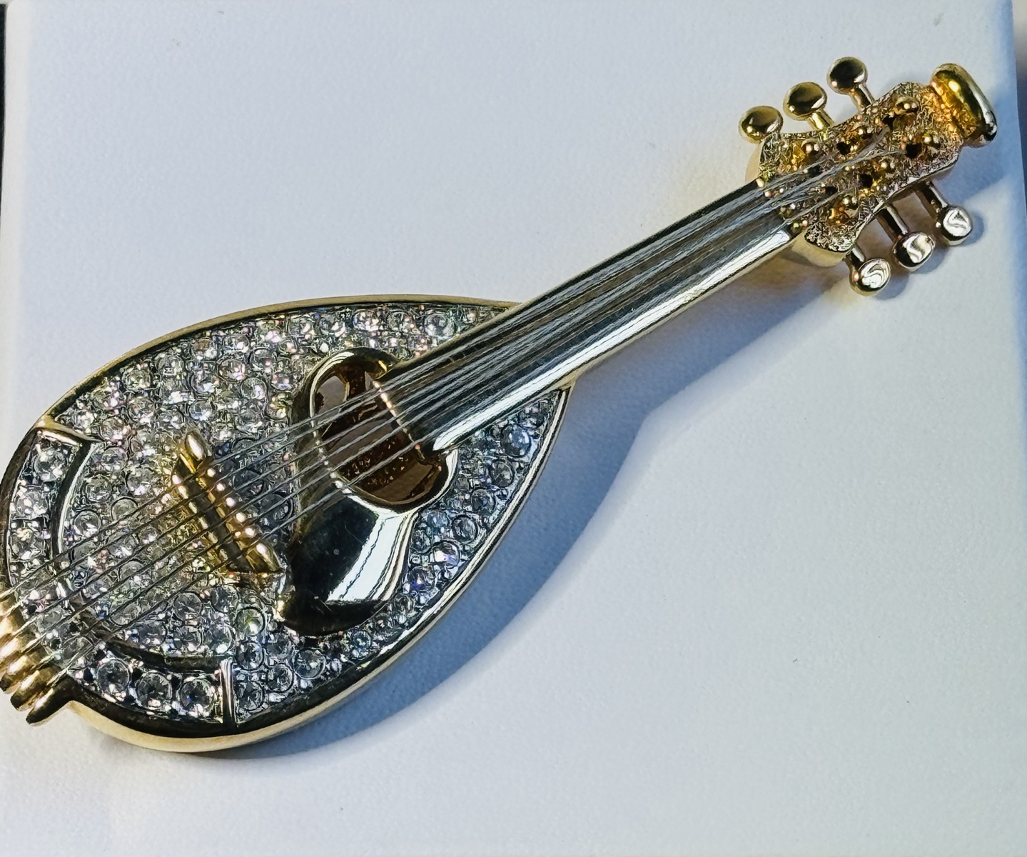 Retired 4” Swarovski Mandolin Brooch ️