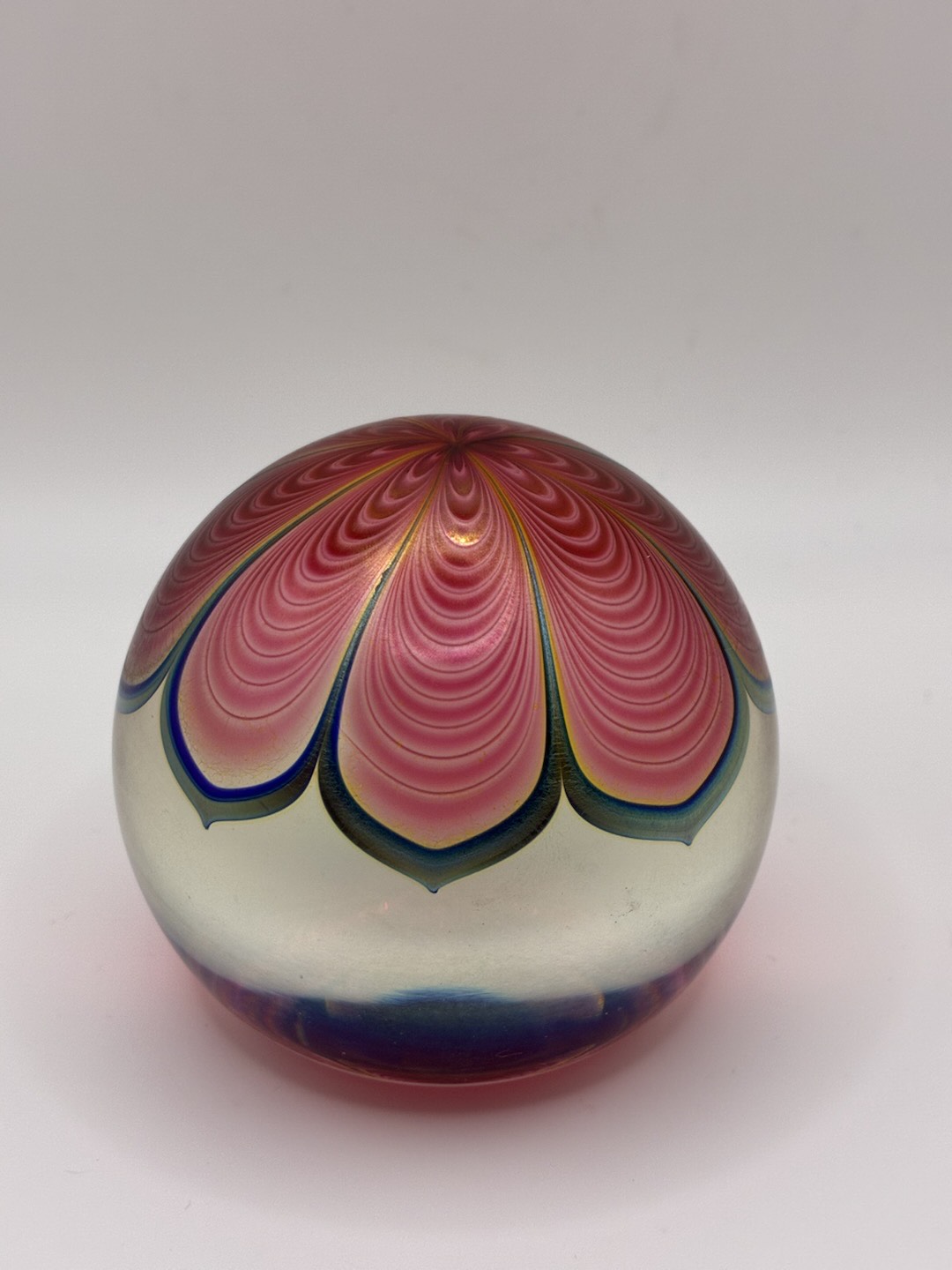 Stuart Abelman Iridescent Pulled Feather Art Glass Paperweight Signed ...