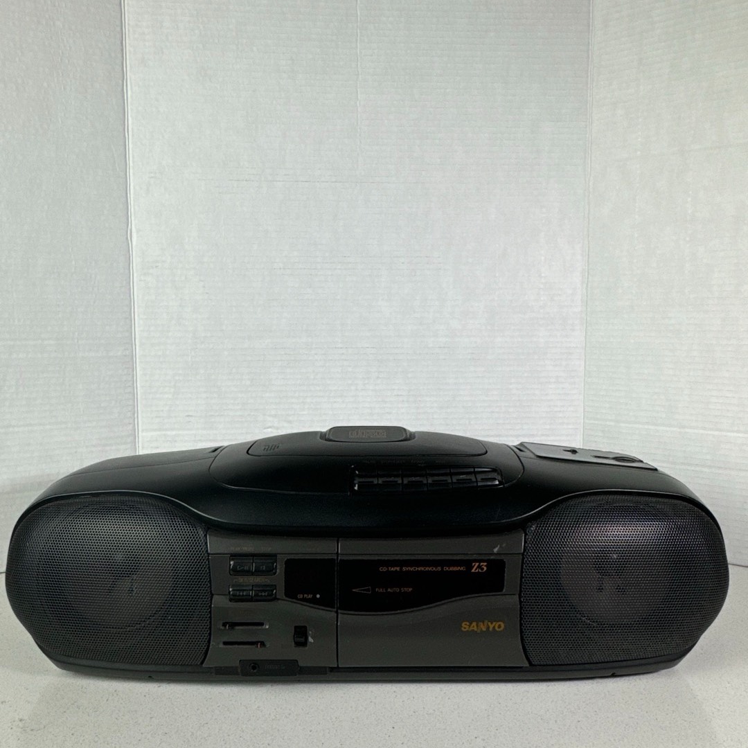 Sanyo MCD-Z3 Portable AM/FM Radio Stereo CD Player Cassette Recorder ...