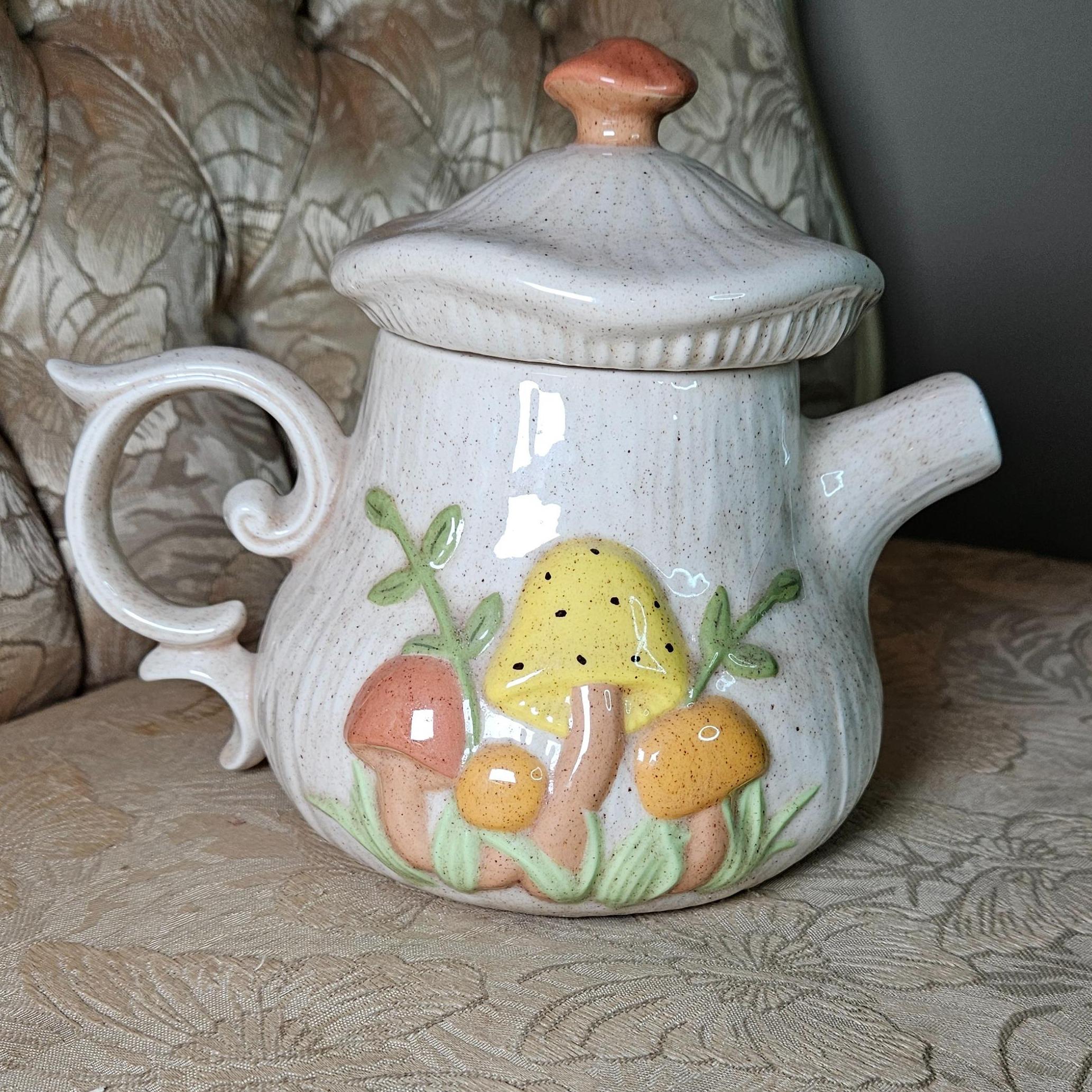 Vintage 1970's Arnel's Ceramic Mushroom Teapot