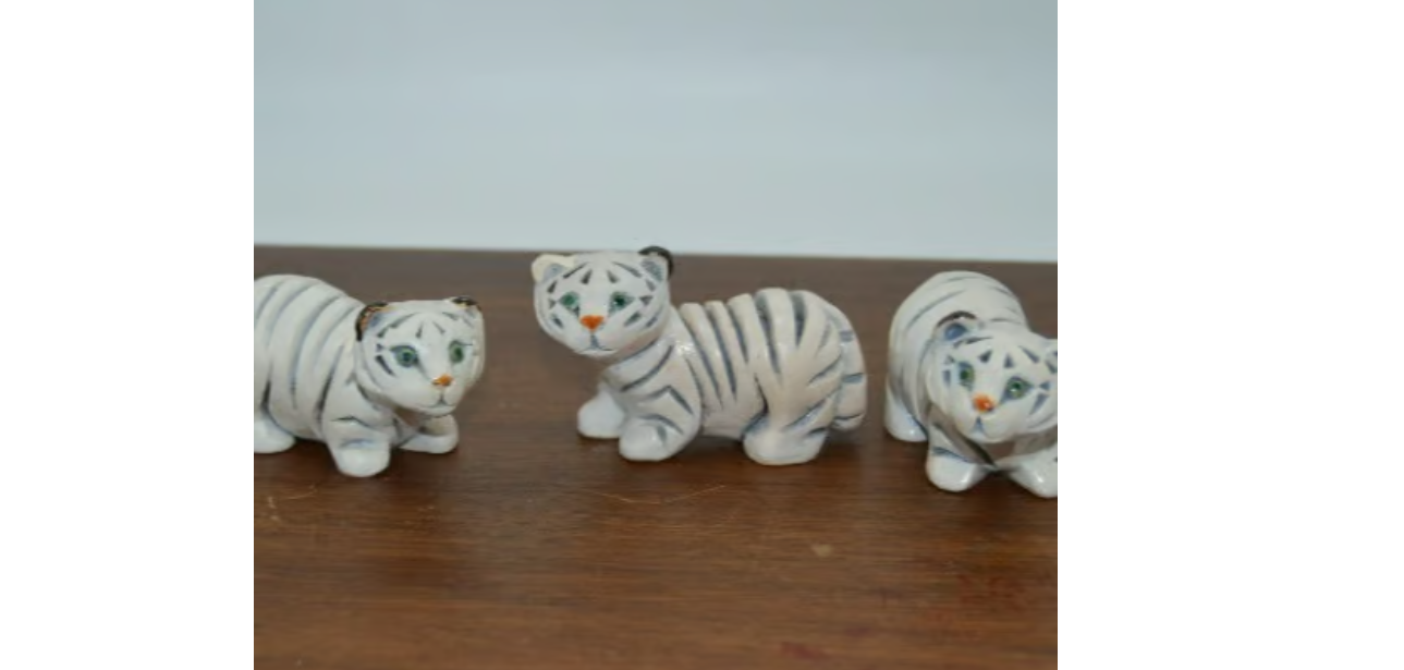 Artesania Rinconada White Tiger Cubs
