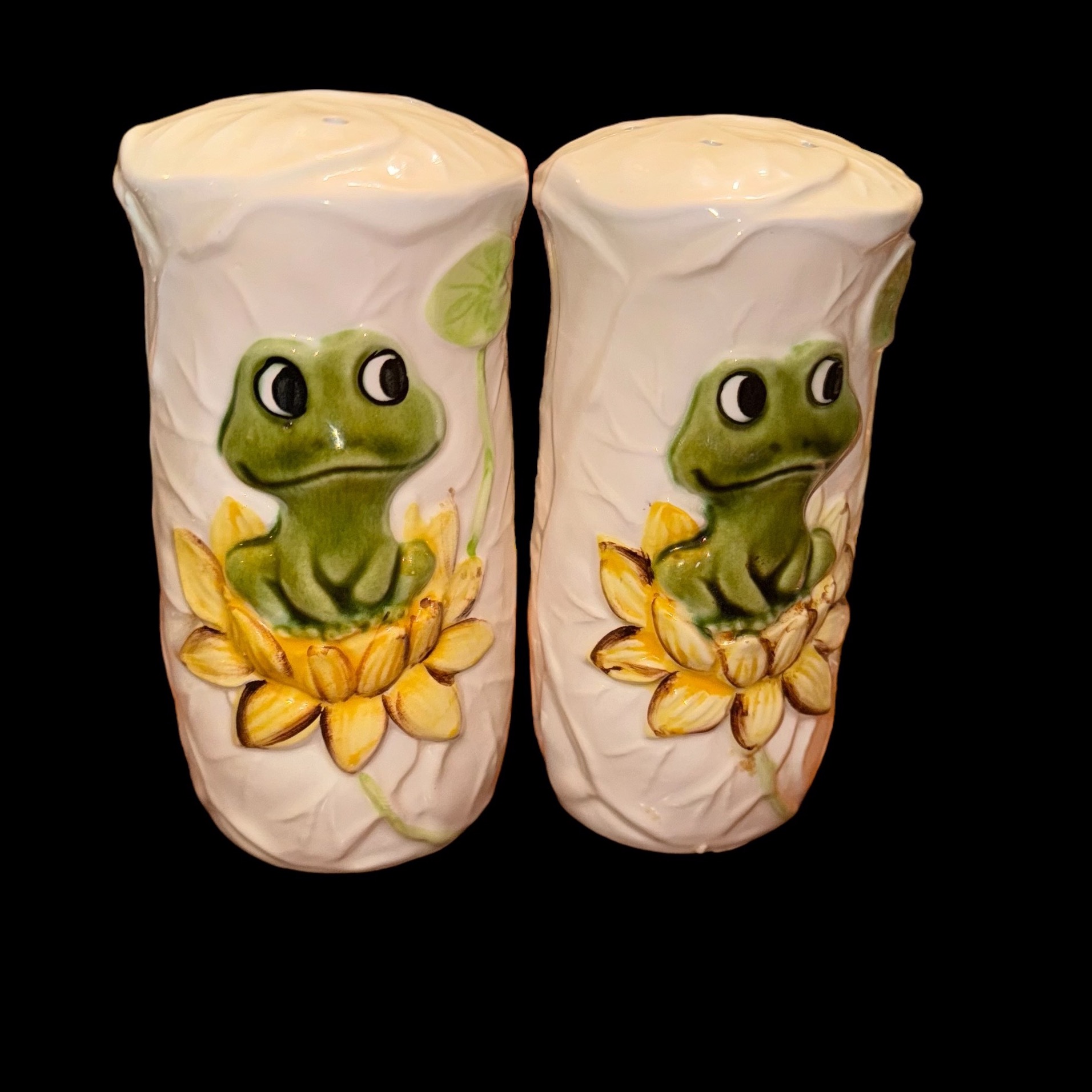 1970s Neil the Frog Salt And Pepper Set