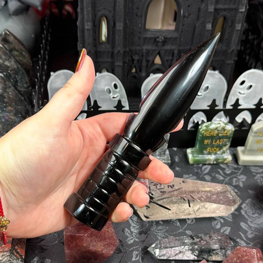 30*A Obsidian Dagger