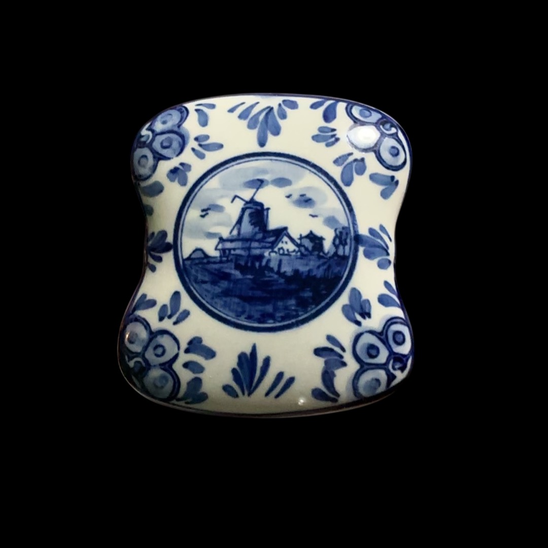 #01 Vintage Small Porcelain Delfware Trinket Box. Dutch Inspired, Hand ...