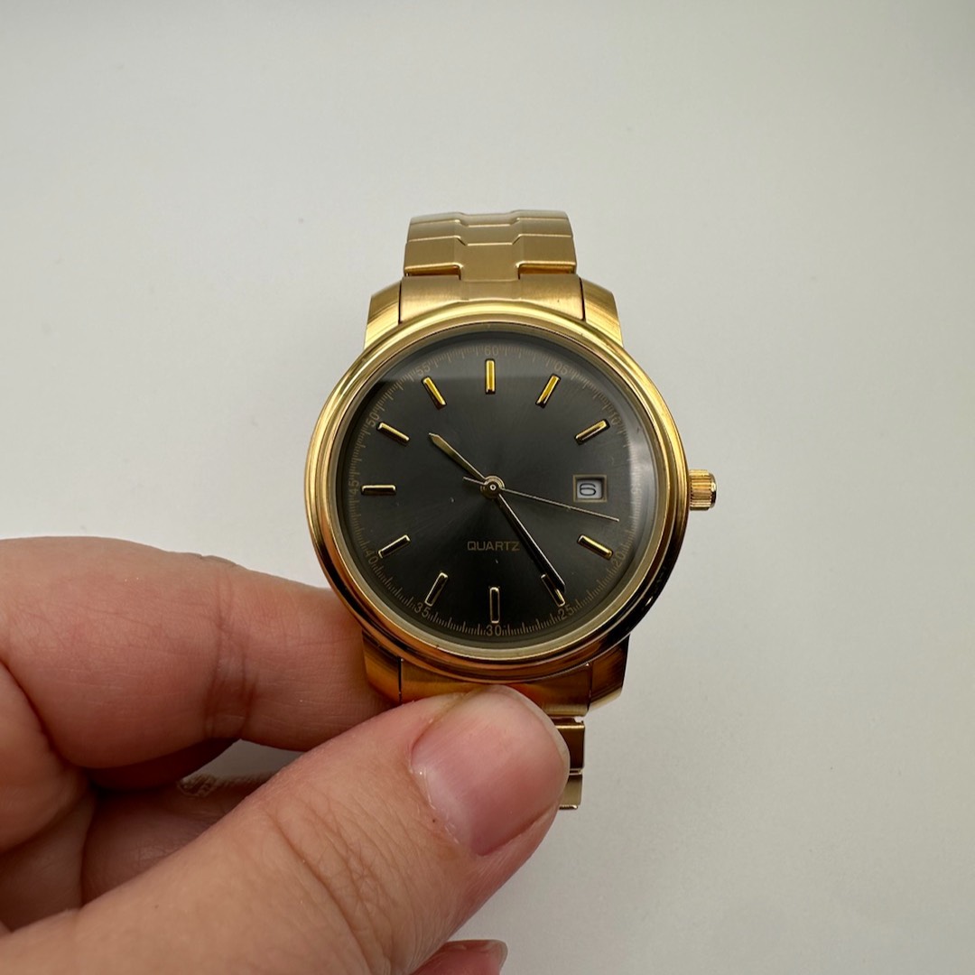 NIB Avon Men’s Stretchy Watch