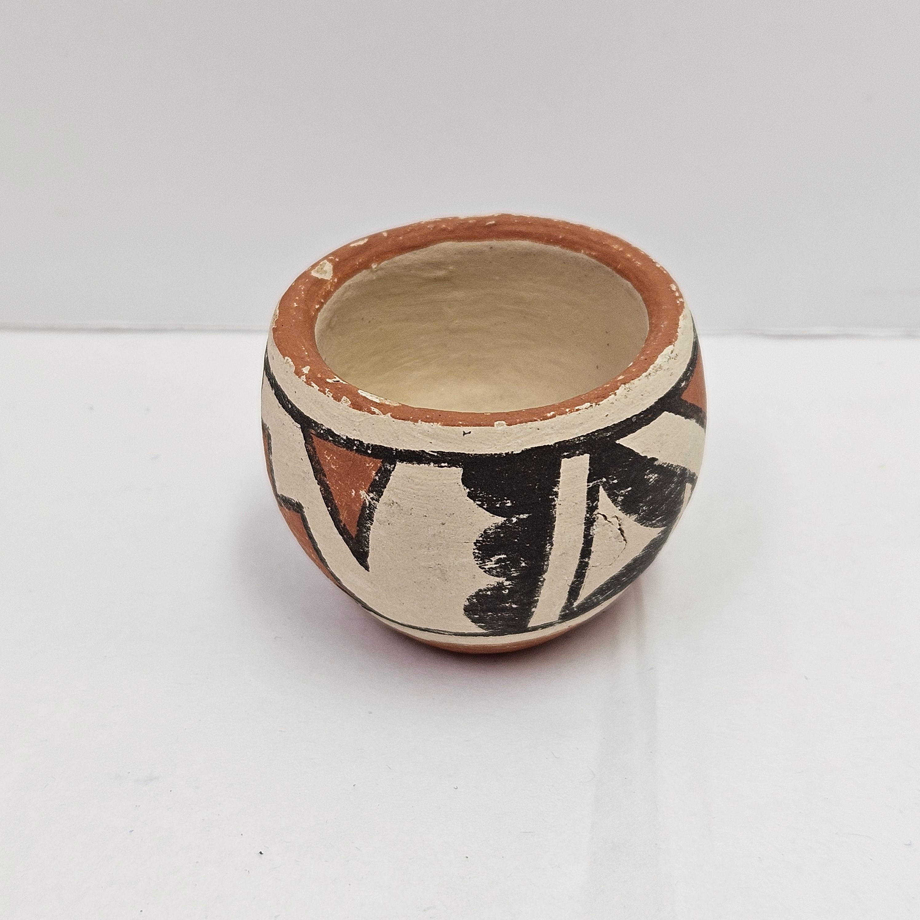 Vintage Native American Pottery Miniature Bowl 1.25"