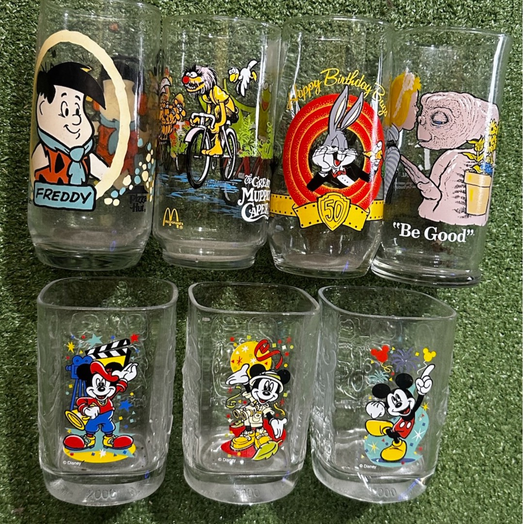 Lot Of 7 Vintage Collector Glasses