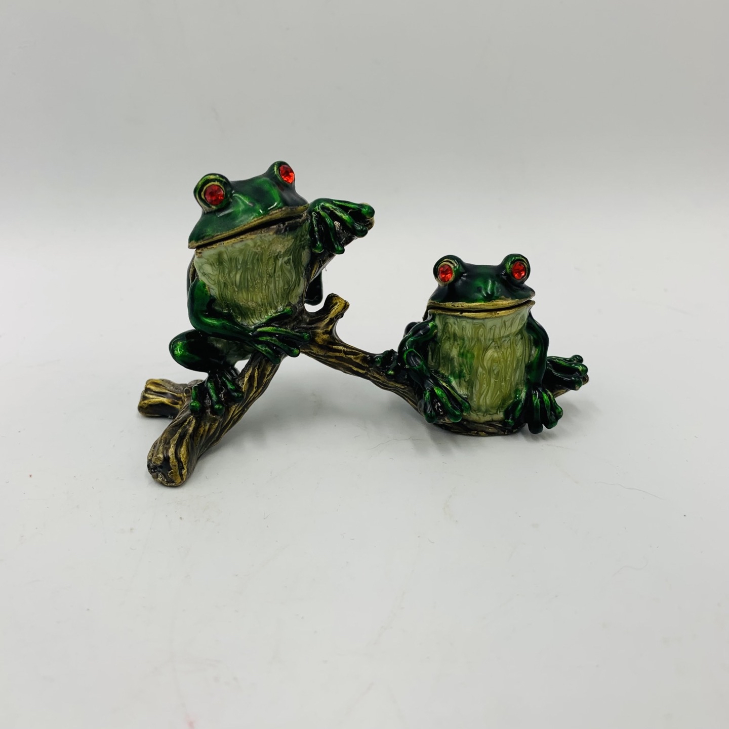 Enamel Metal Tree Frog Trinket Double Hinged Box Rhinestones Eyes