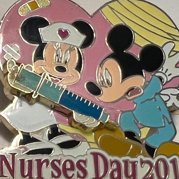 Disney Nurses Day 2010 LE1500 Pin Mickey & Minnie Needle Slides Medical ...