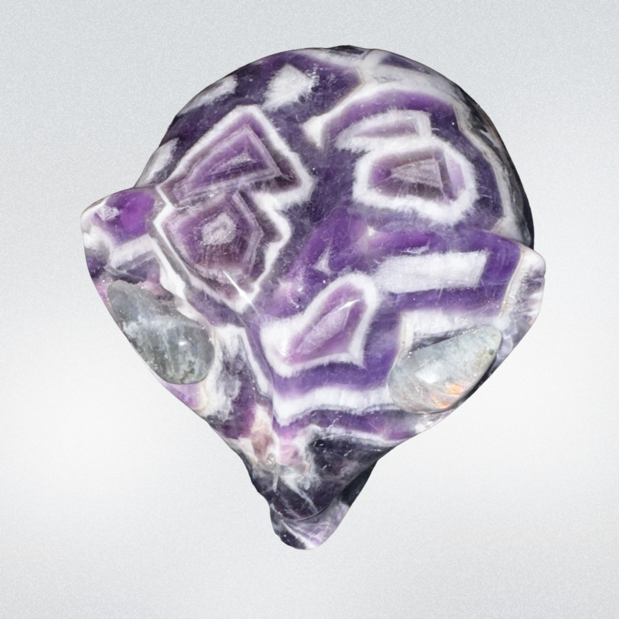 Chevron amethyst alien head