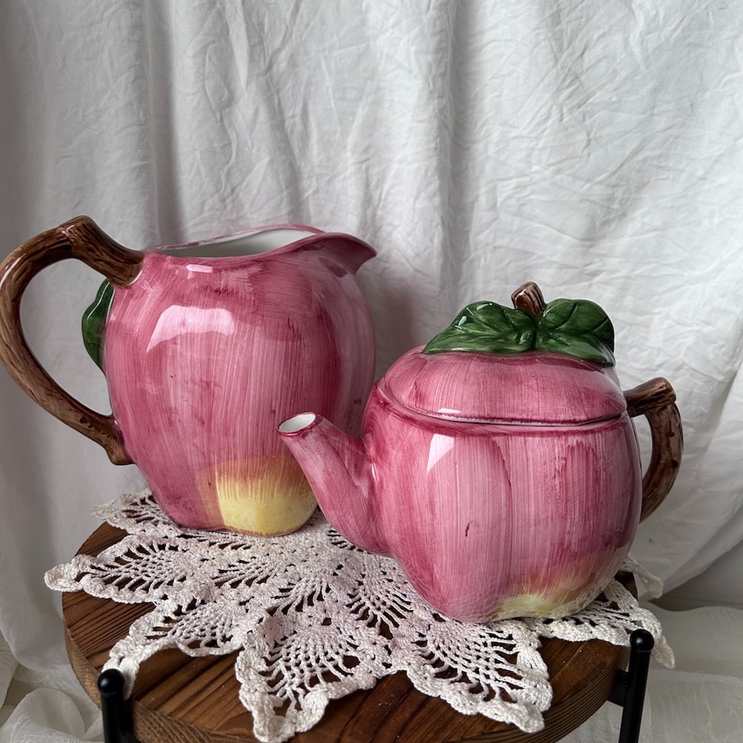 CERAMIC APPLE PITCHER & TEA POT MADE IN ITALY