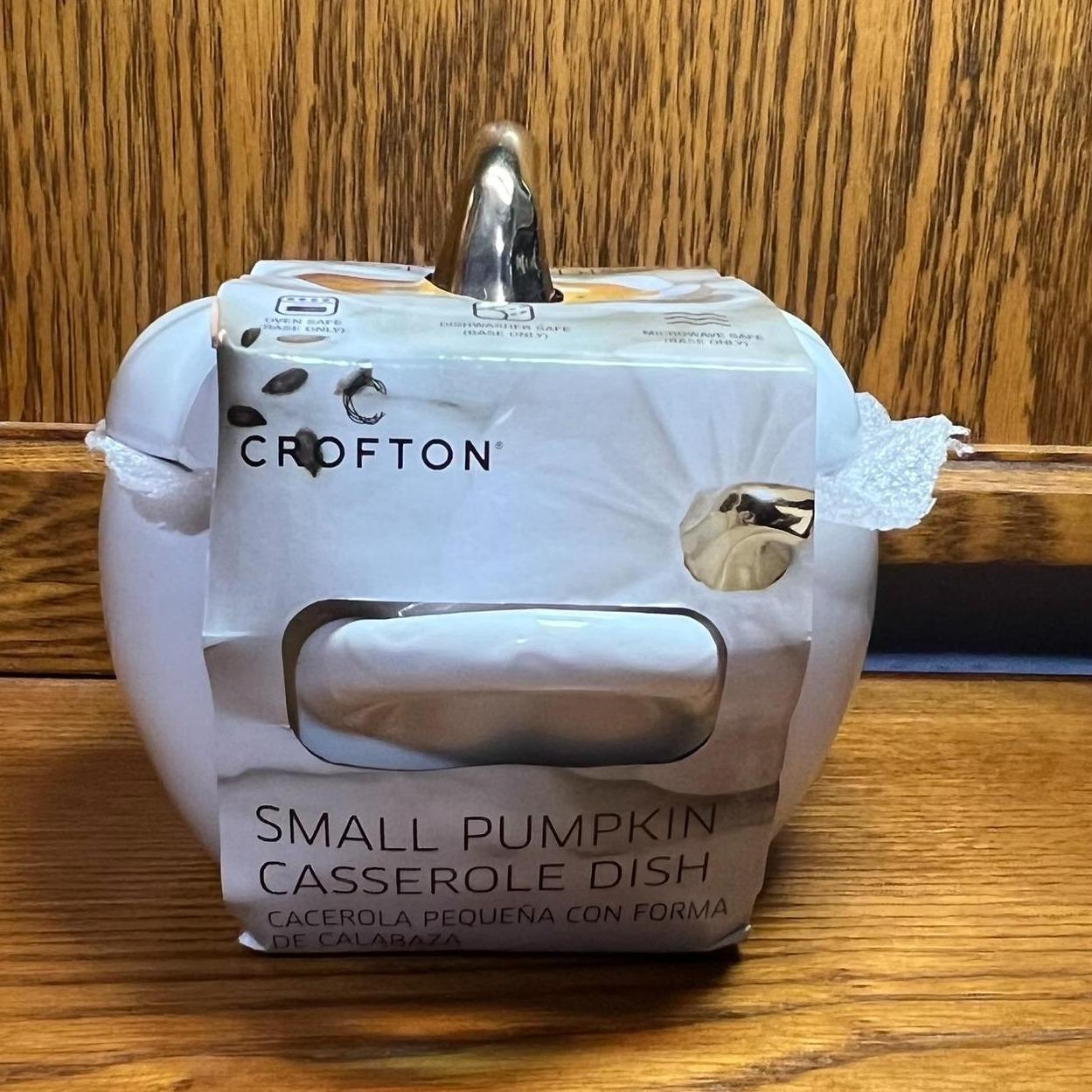 Crofton Small White Pumpkin Gold Stem Casserole Dish .8 QT Oven Safe NEW