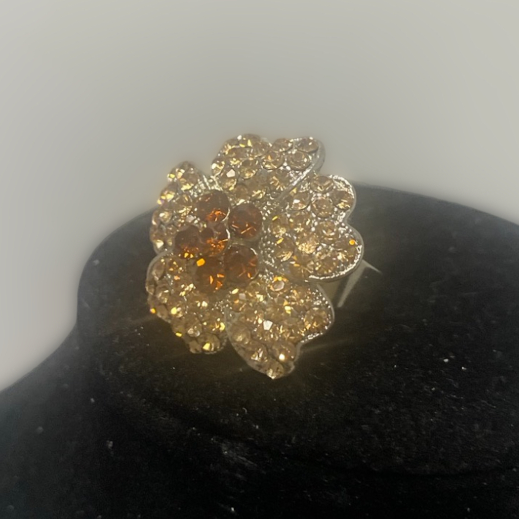 #18 Rhinestone Flower Ring