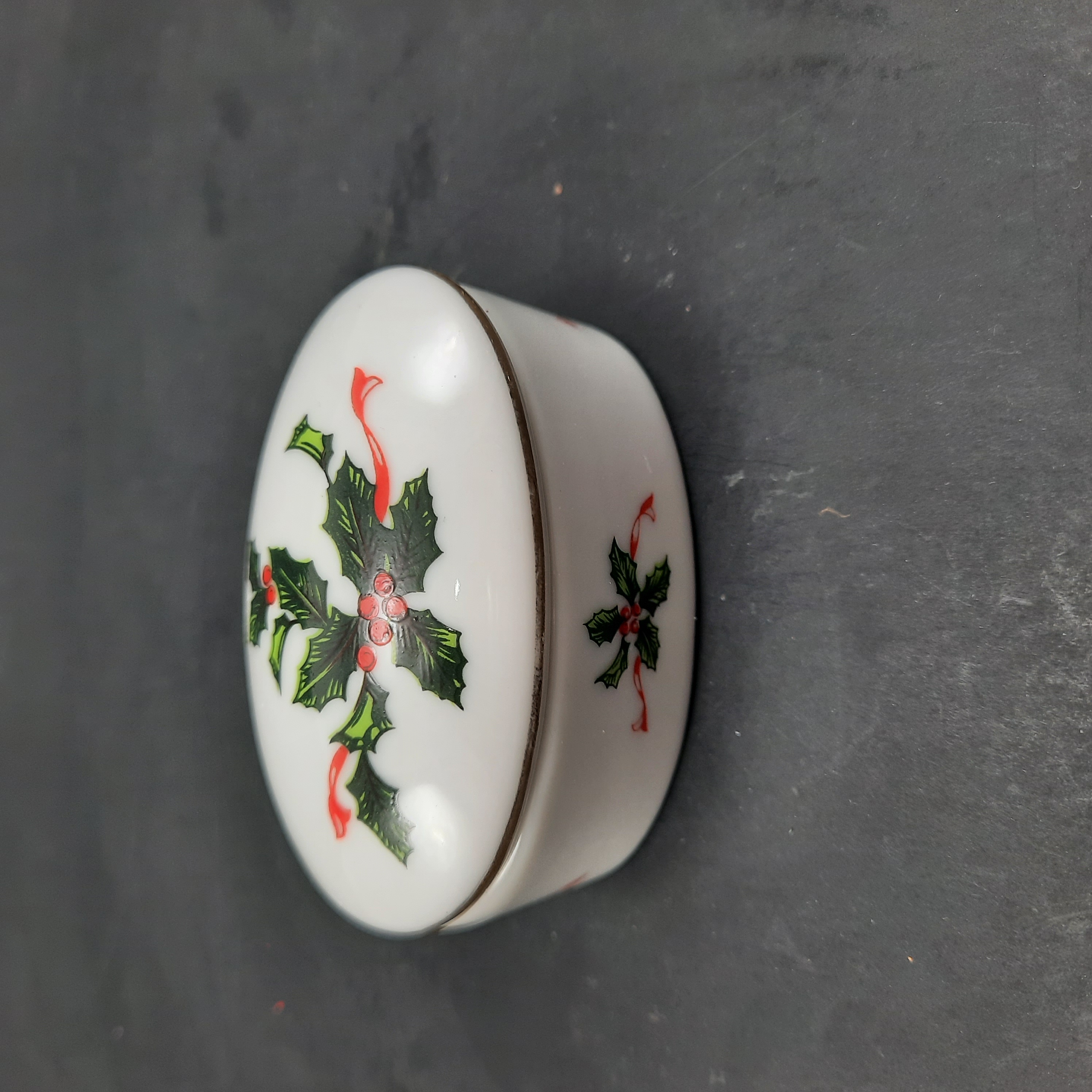 Lefton Christmas Holly Lidded Trinket Box