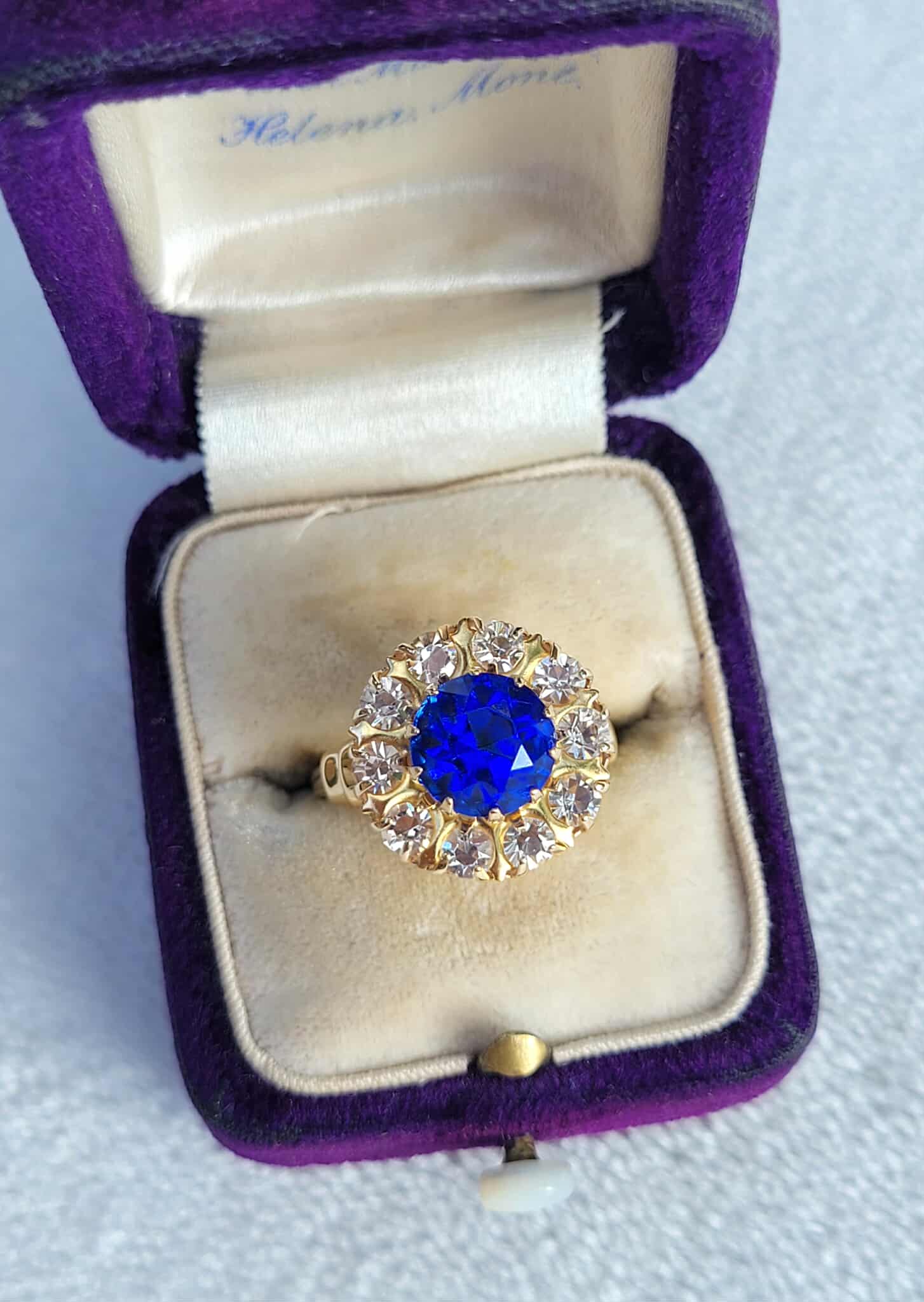 Vintage 10k Gold WW2-Era Royal Blue Halo Cocktail Ring - Size 5.5 - 2.16g