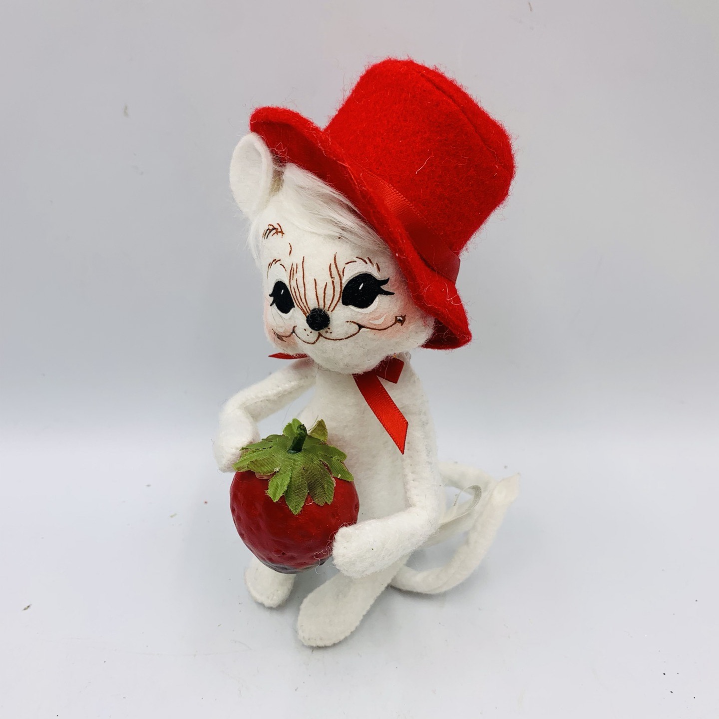 32. Annalee Mouse With Chocolate Strawberry