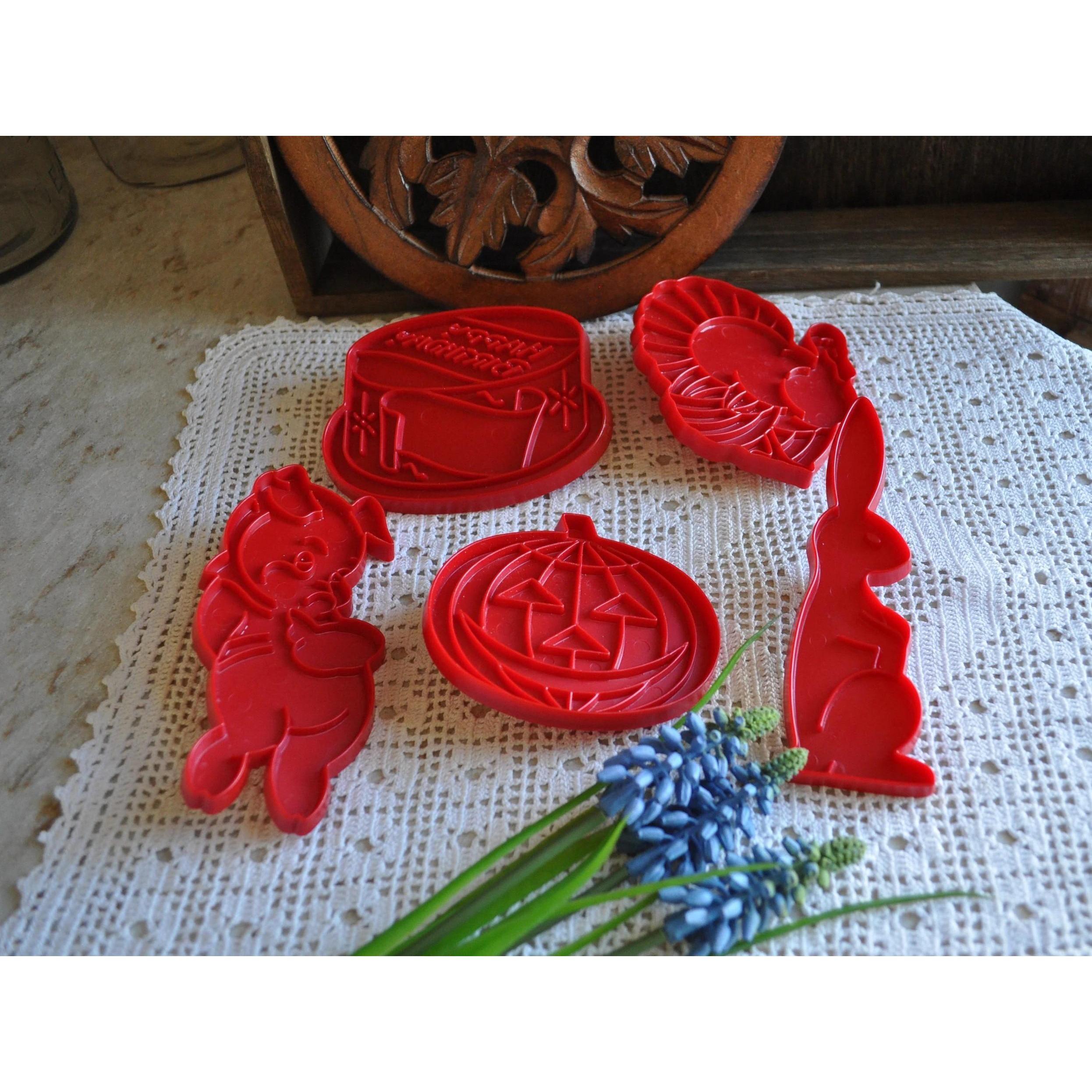 Vintage Tupperware Red Plastic Holidays Cookie Cutters 1970's