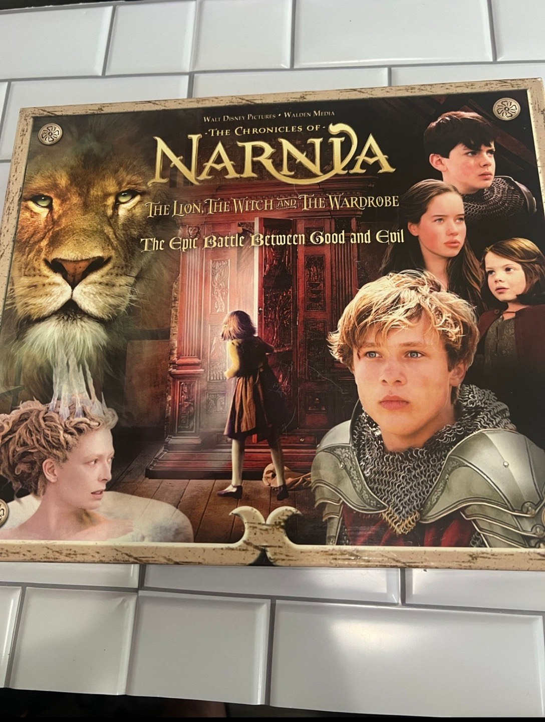 Neca Chronicles of Narnia The Lion The Witch and The Wardrobe Board Game