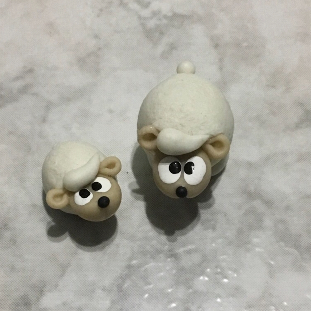 A14. Artesania From Puerto Rico- Mini Sheep Family With Black Eyes