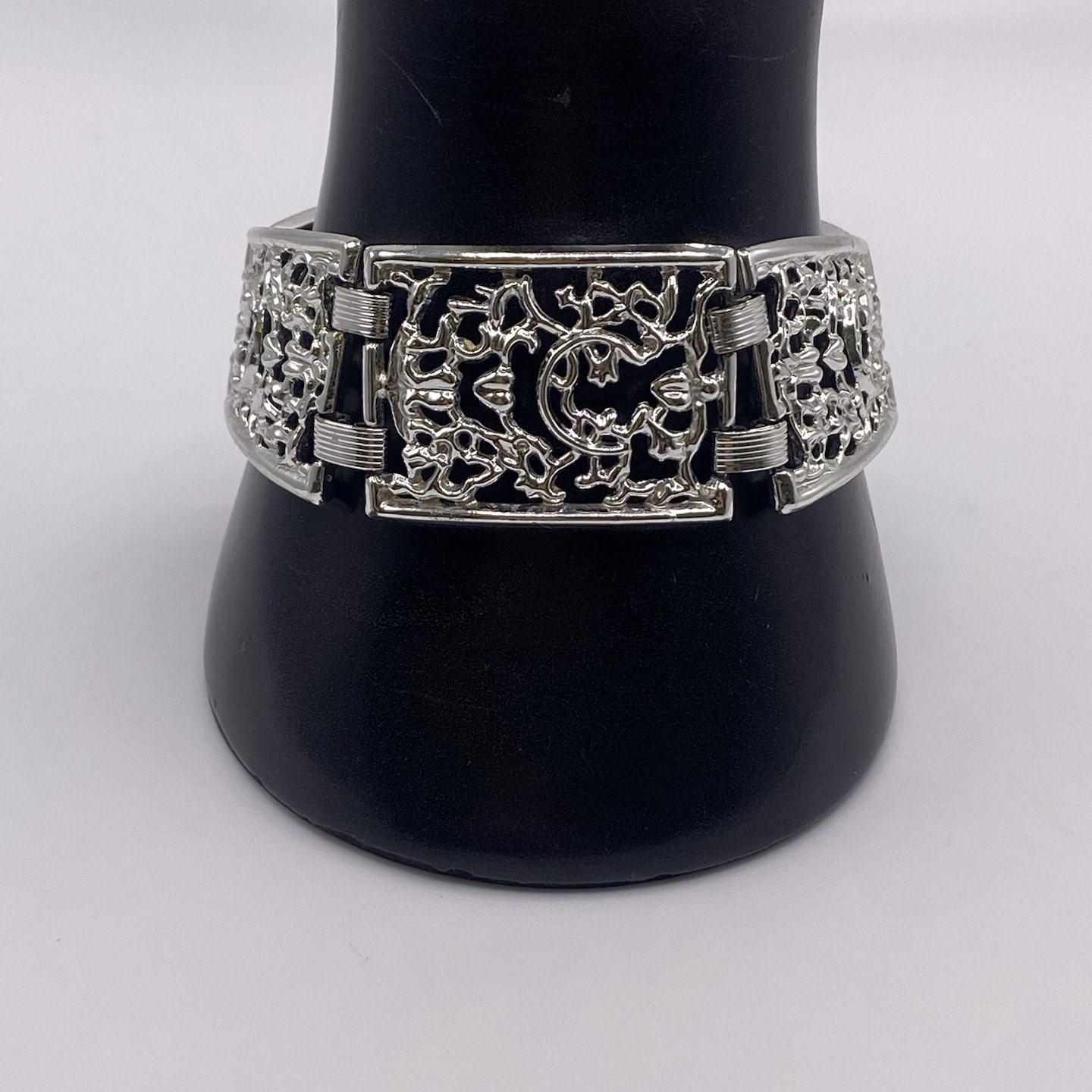 7.25 1950 s 60 s Vintage Sarah Coventry Signed Silver Tone Frozen Lace Bracelet