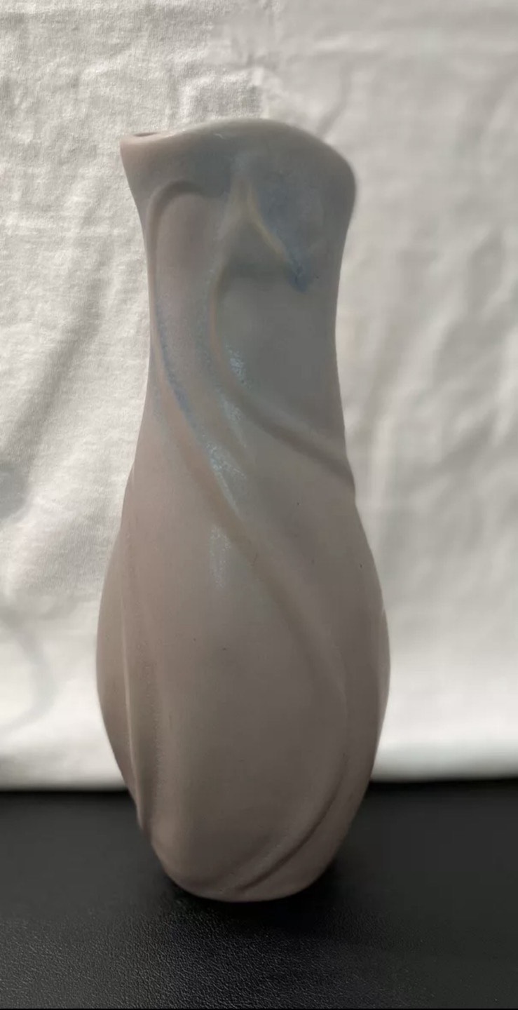 VINTAGE VAN BRIGGLE POTTERY VASE, ARTIST SIGNED, LIGHT PINK/ LAVENDER ...