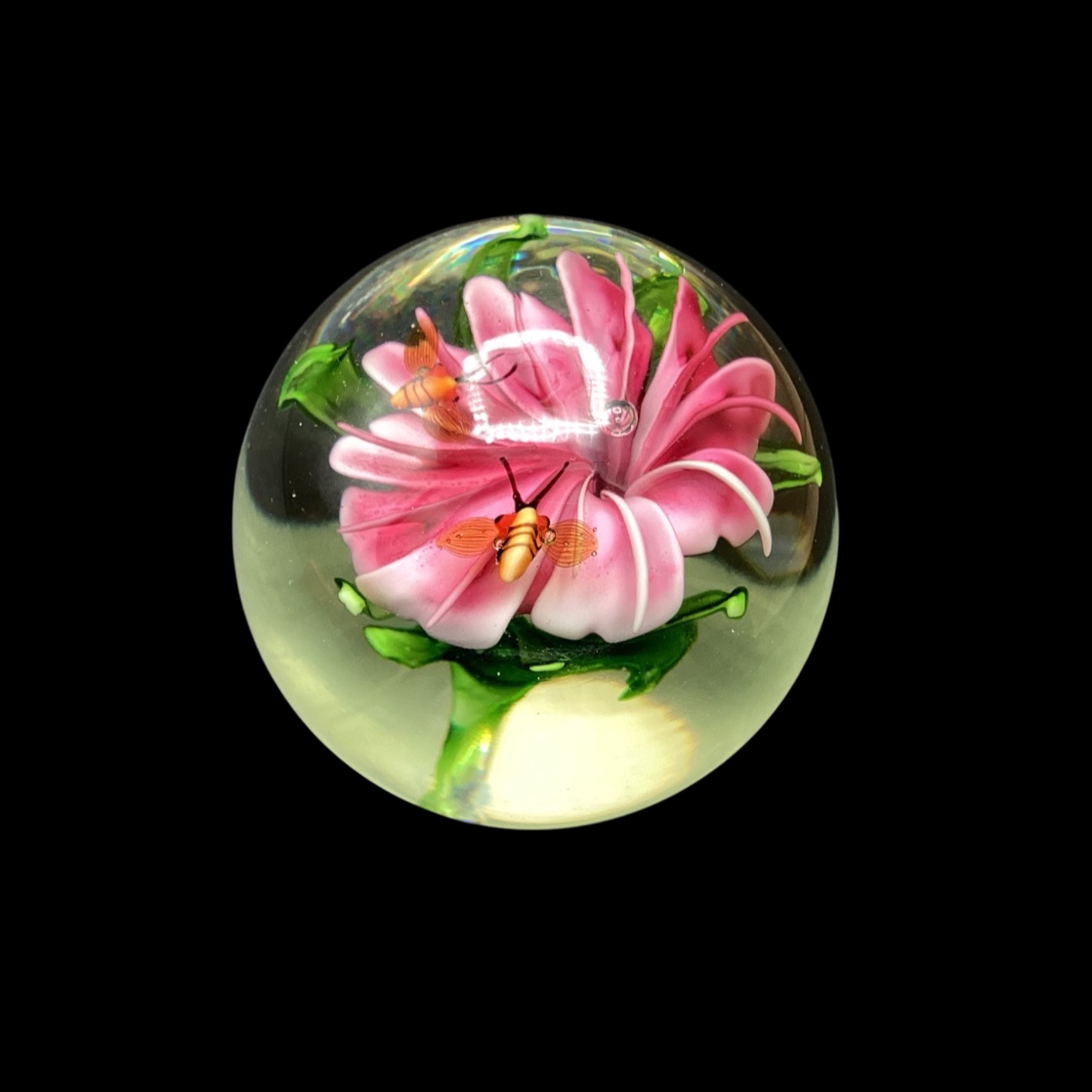 2637-Pink Floral Paperweight With Bees-Read