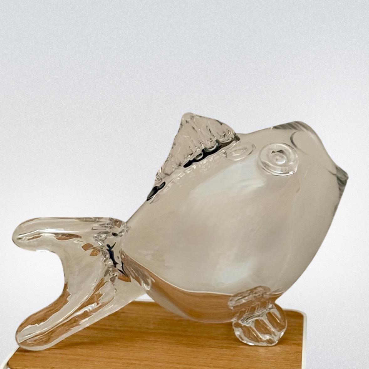 Clear Art Glass Fish Shaped Bowl/Aquarium Nautical Themed Home Decor 10”