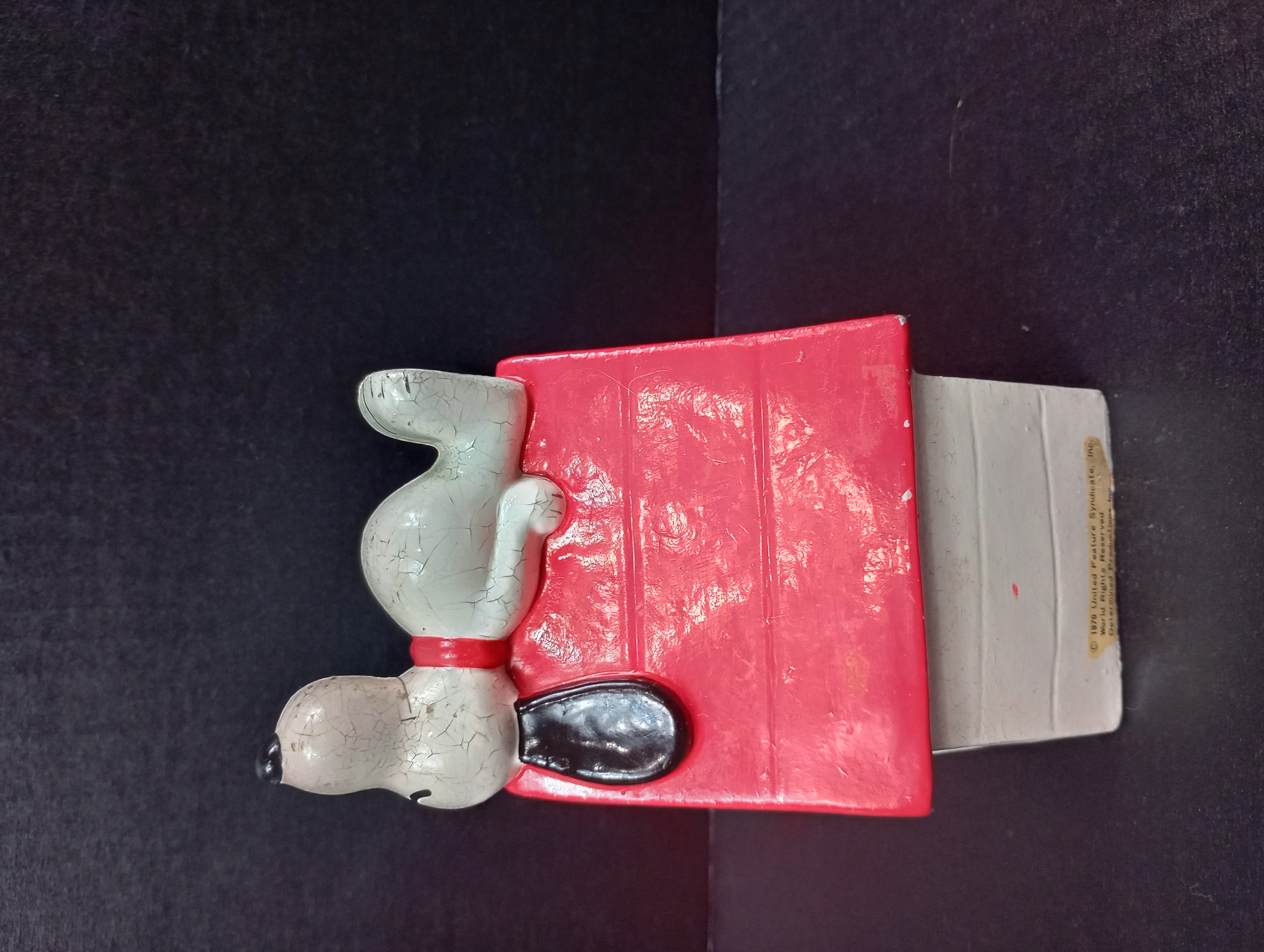 1970 Peanuts Snoopy Sleeping on Dog House Bank United Feature Syndicate