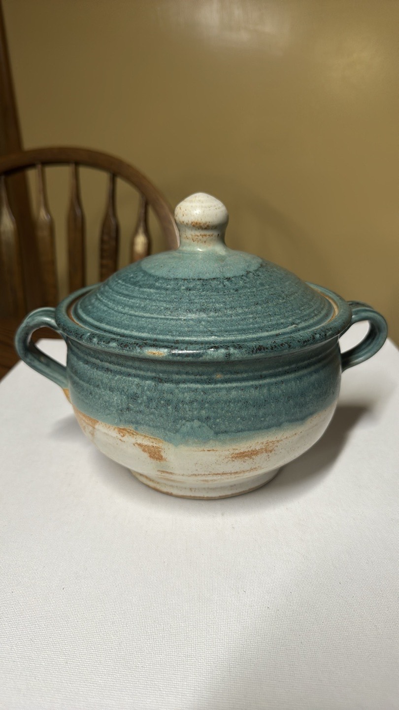LoveJoy Stoneware Pottery Lidded Handled casserole beige and turquoise ...