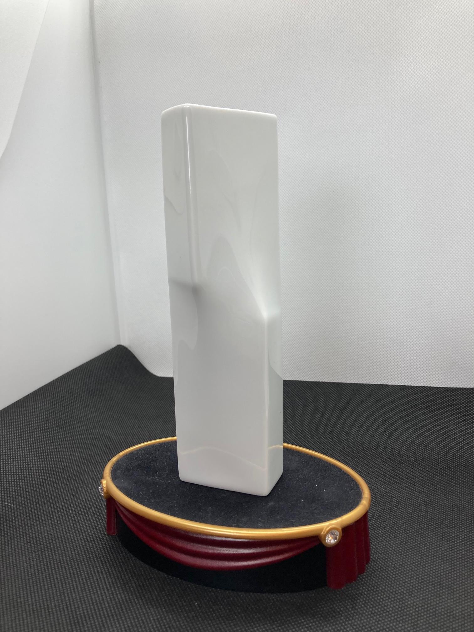 "Balance" Jeroen Bechthold for Rosenthal Germany white vase. Vintage 1980