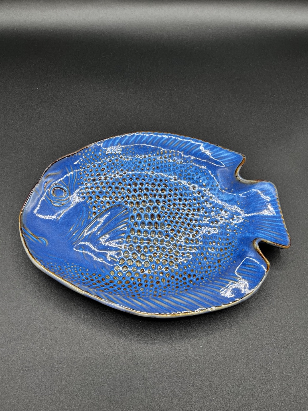 Kotobuki Cobalt Blue Raised Texture Fish Platter/Plate 🐠