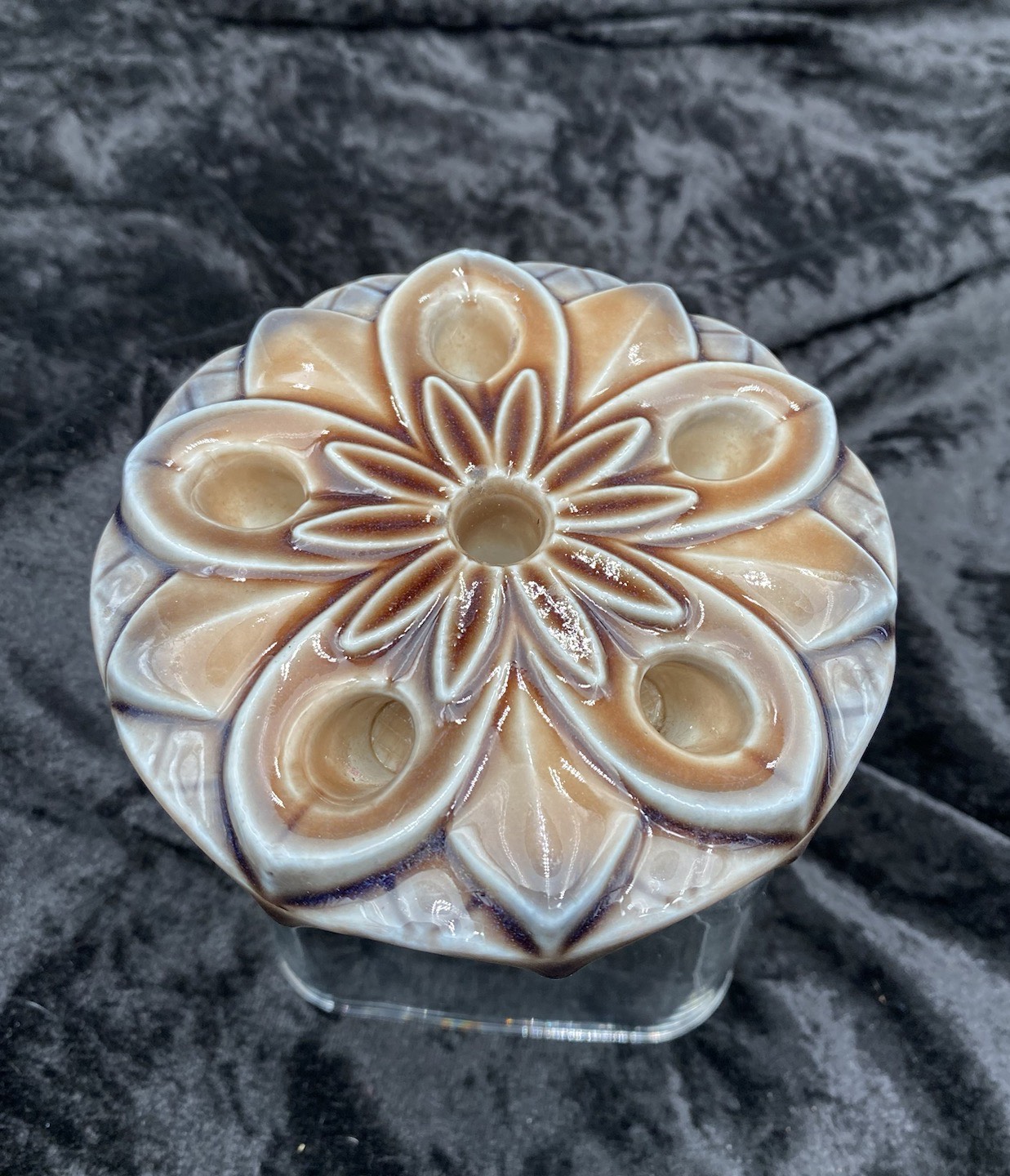 Vintage Wade Heavy Ceramic Water Lily 6-Taper Candle Holder or Flower Frog