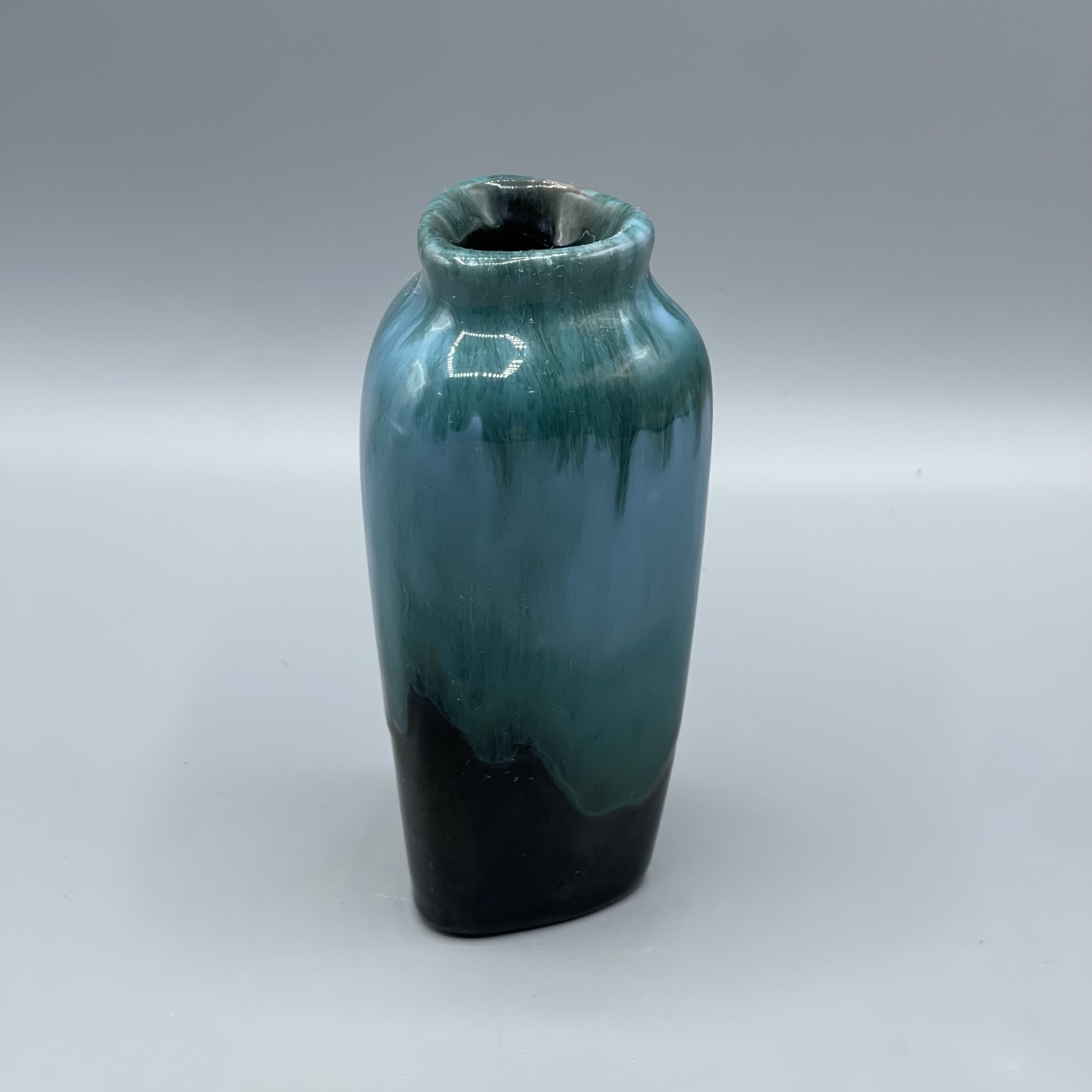 Blue Mountain Canadian Pottery Three Sided Bud Vase