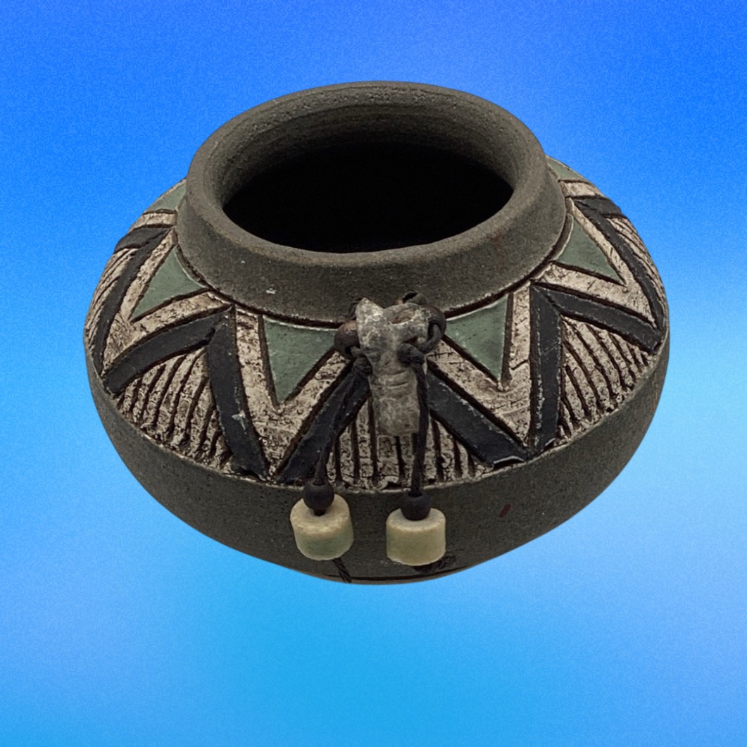 Mary Tuttle Navajo Art Pottery Etched Vase. Grey, Green, Tan Signed