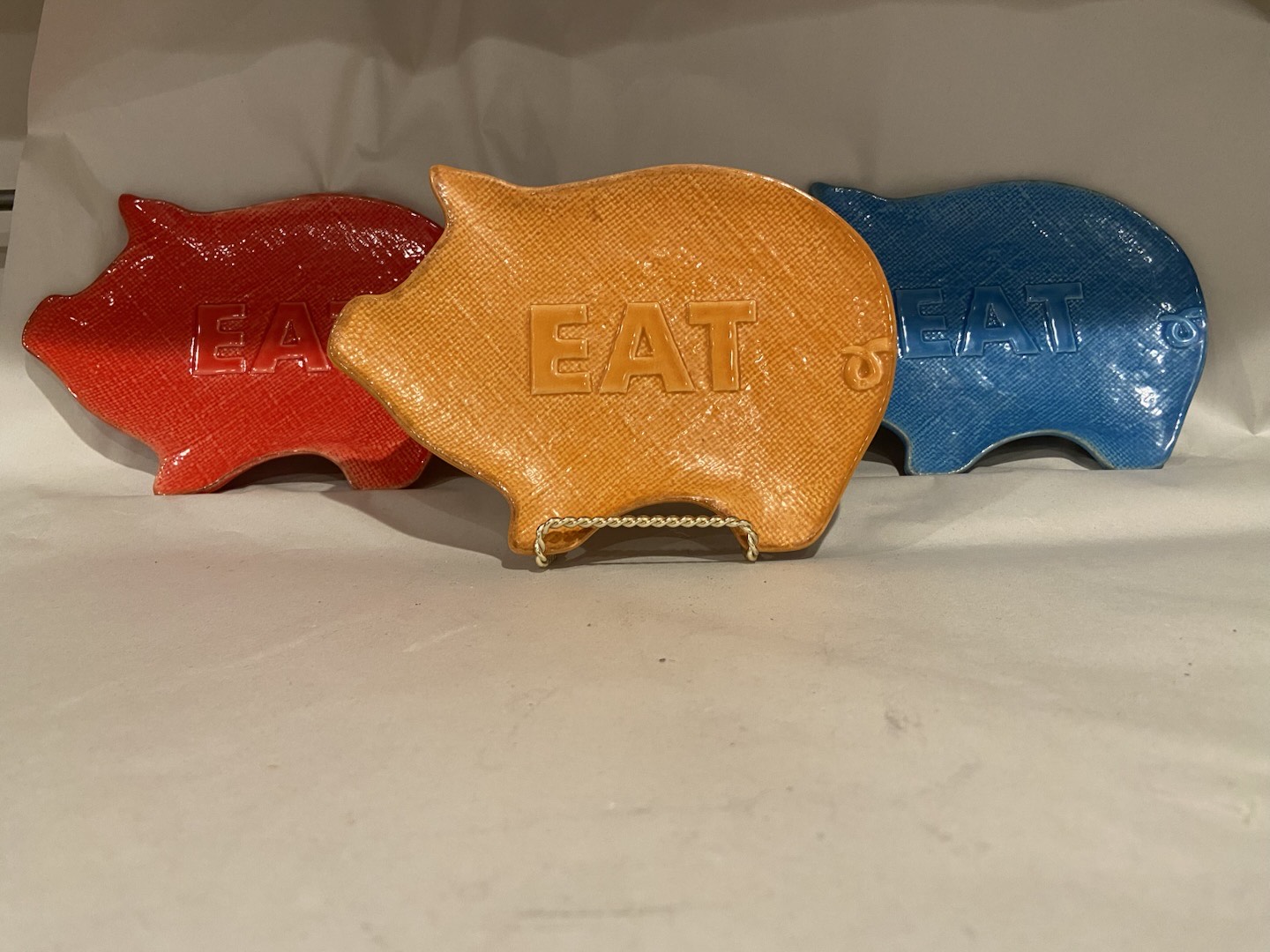 Three Little Pig Plates Yellow Red Blue Grasslands Road Farm Decor